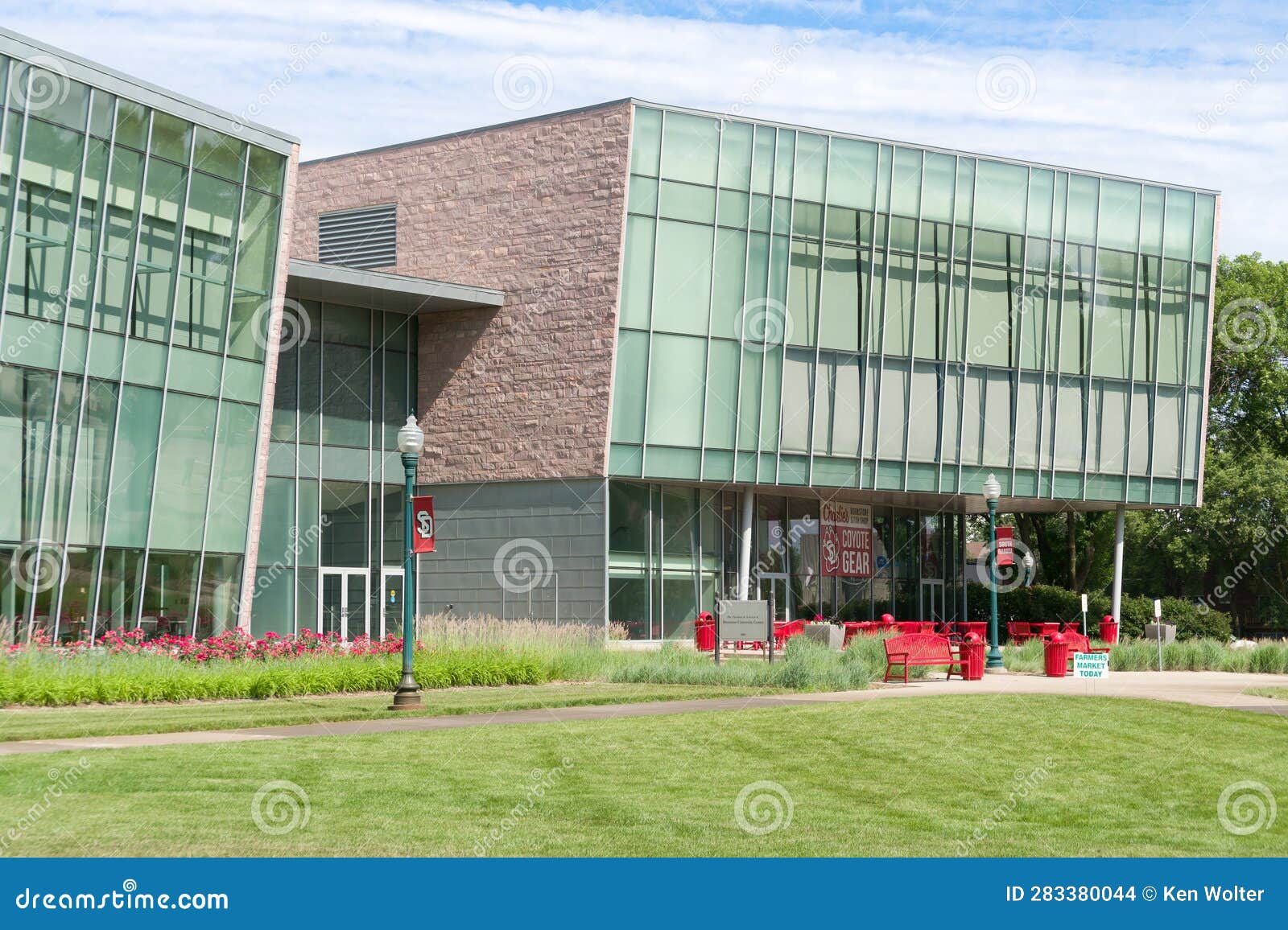 Student Union Building at University of South Dakota Editorial Stock ...