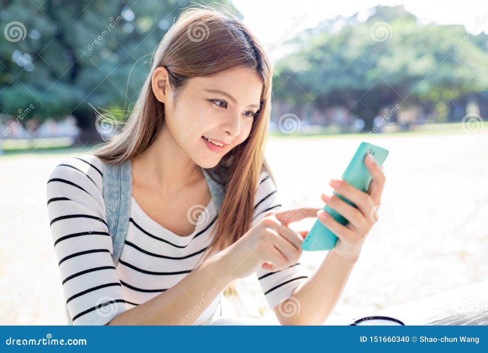 Student Use the Smart Phone Stock Photo - Image of communication ...