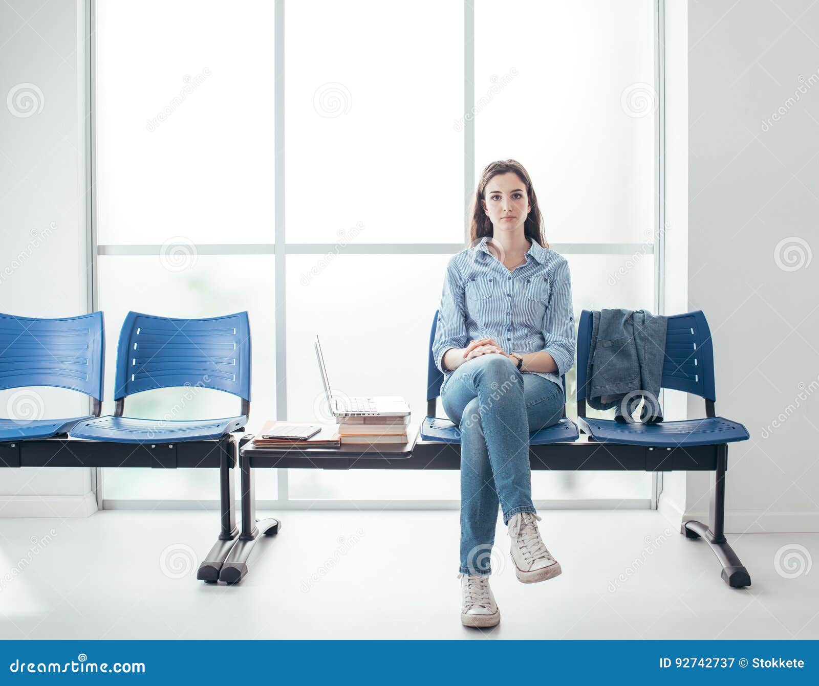 Nervous Woman Waiting Room Stock Photos - Download 64 Images