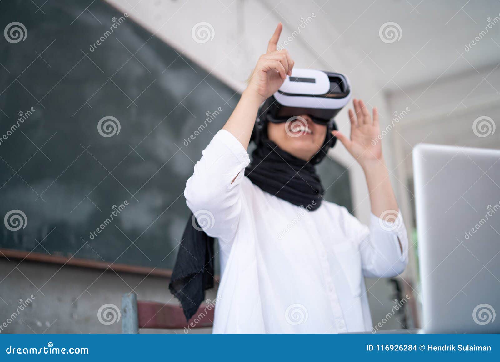 Student wear VR stock photo. Image of digital, entertainment - 116926284