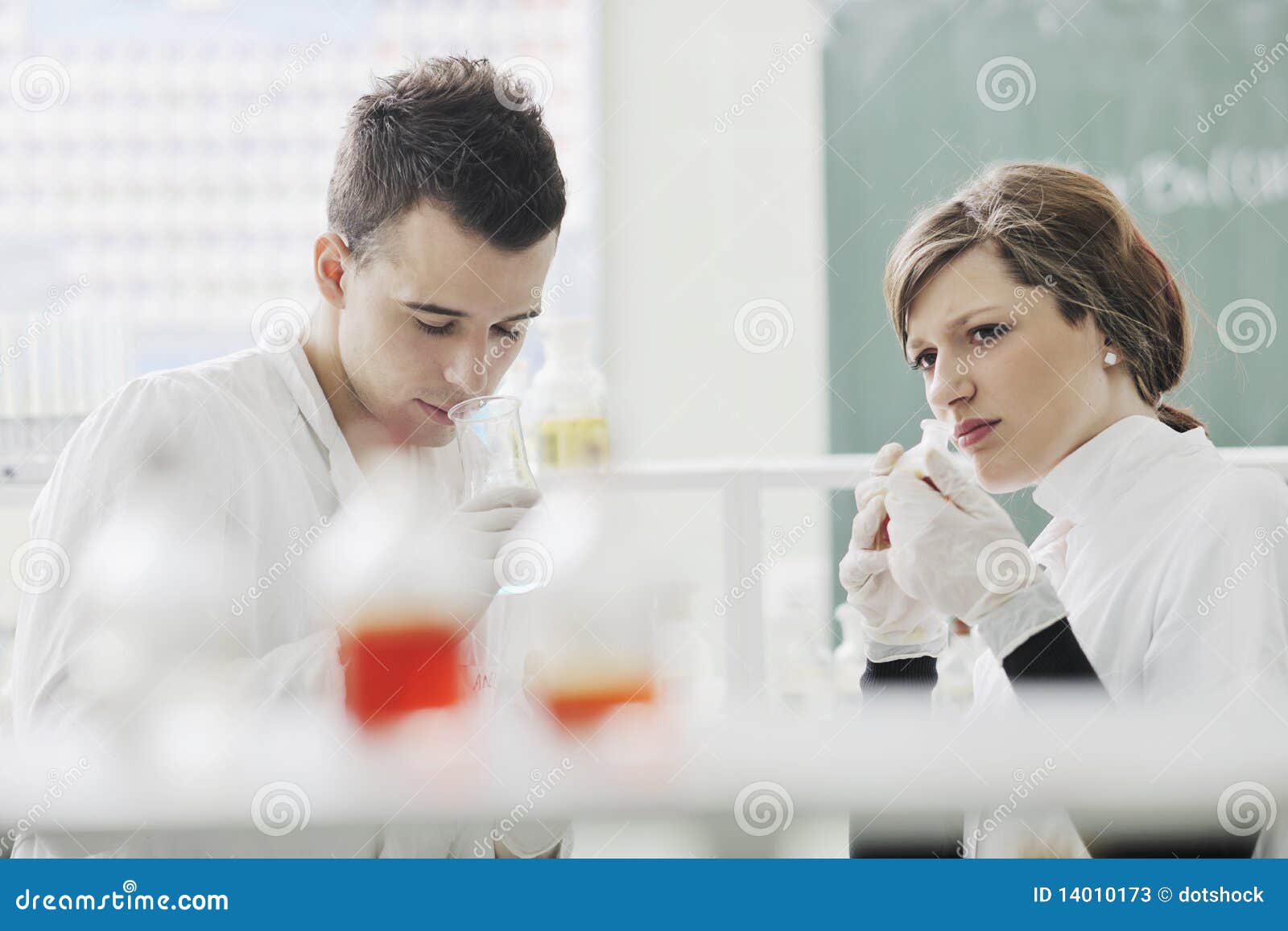 Students couple in lab stock image. Image of occupation - 14010173