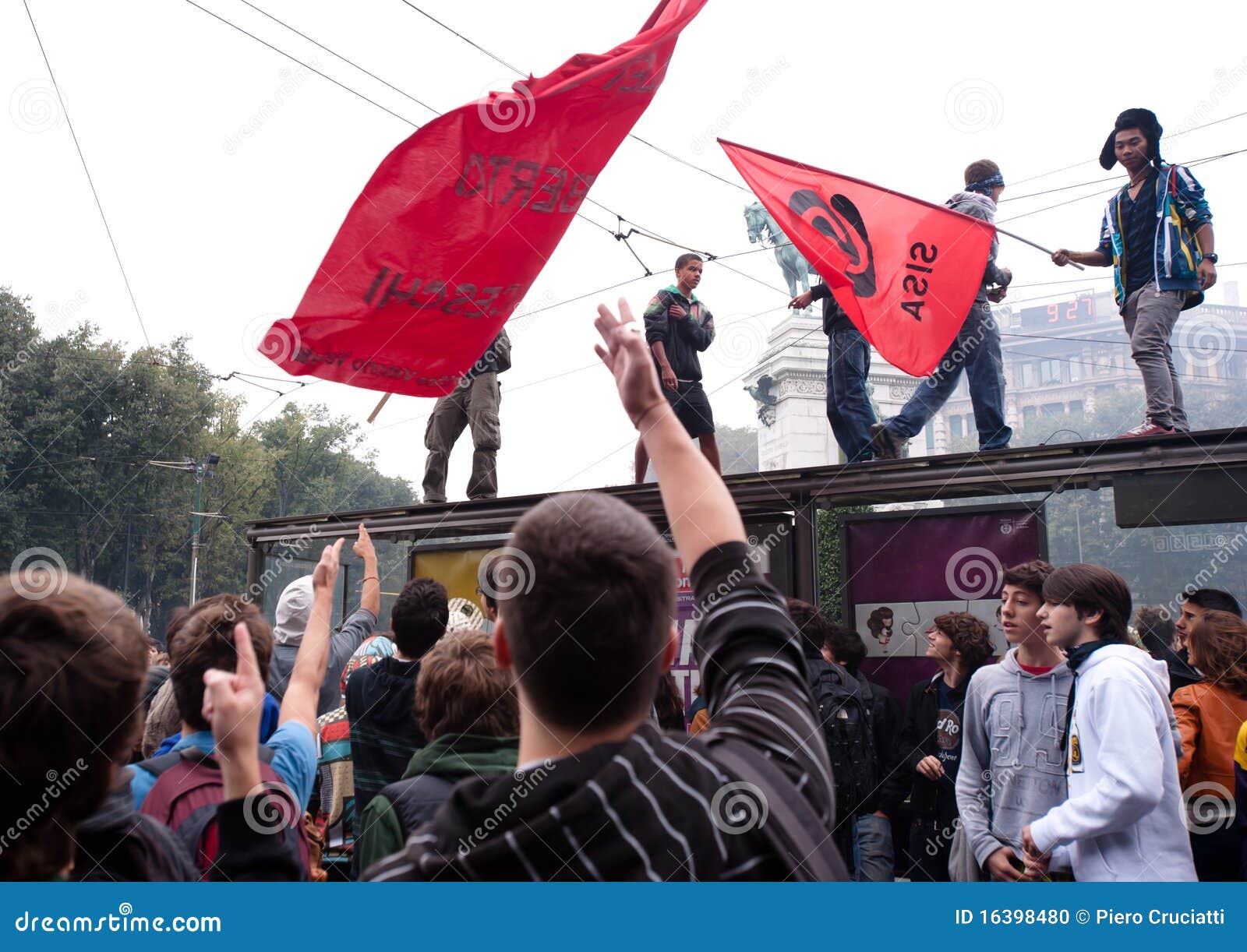 Students protesting editorial image. Image of education - 16398480