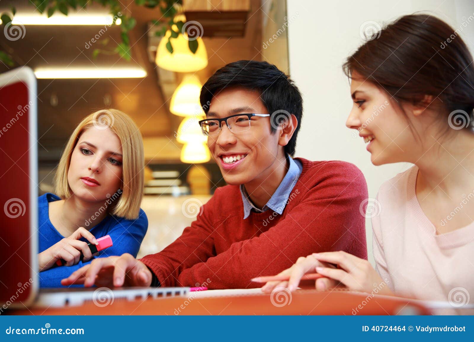 Students Using Laptop Together Stock Photo - Image of multi, friendship ...