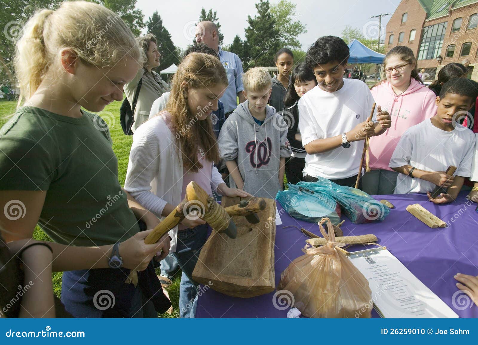 Students View Indian Tools during Earth Force Editorial Image - Image ...