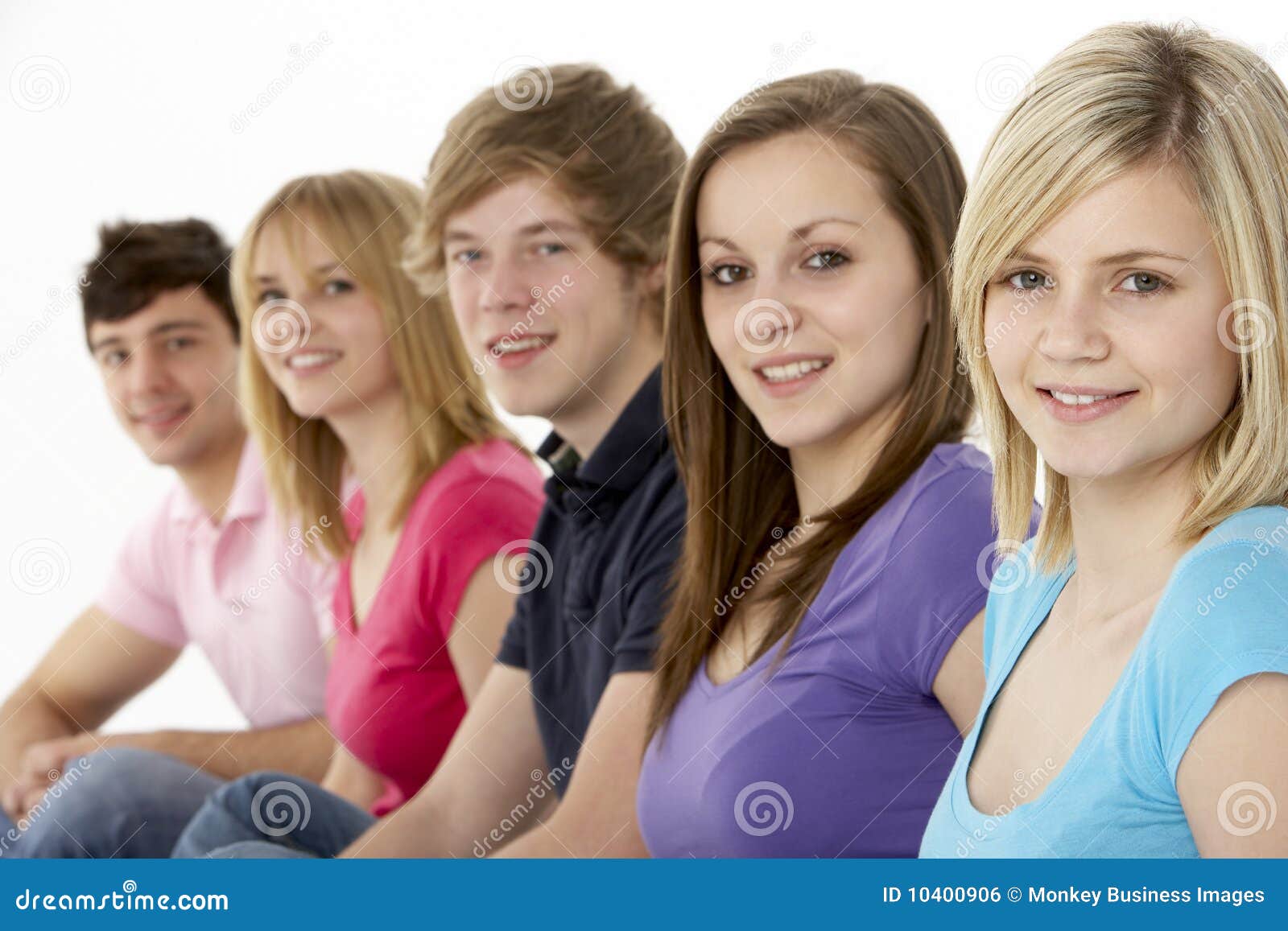 Studio De Groupe D'amis D'adolescent Photo stock - Image du vieux ... Studio De Groupe D'amis D'adolescent Photo stock - Image du vieux ...