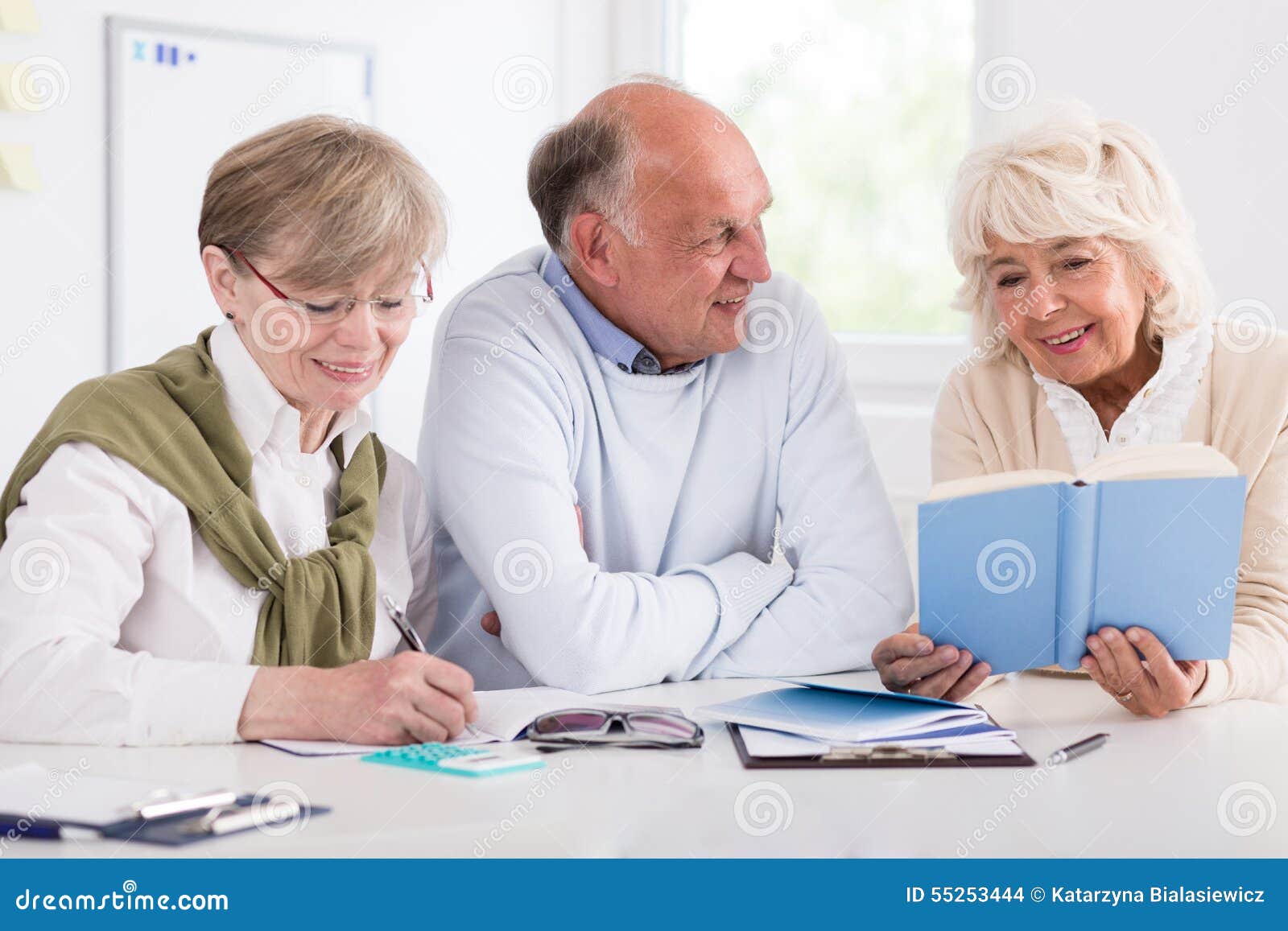 Studio Felice Dei Pensionati Fotografia Stock - Immagine di corso ...