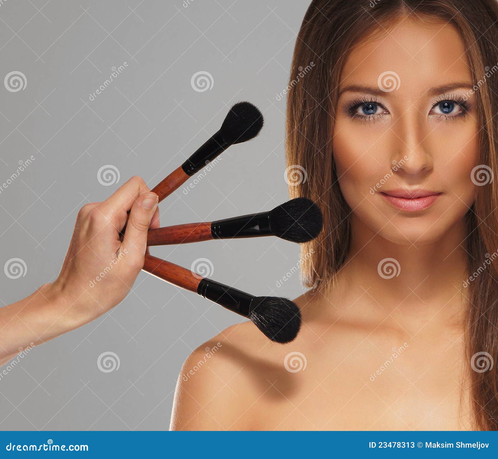 Make Up Artist Brush Powder Over Grey Stock Photos - Free & Royalty ...