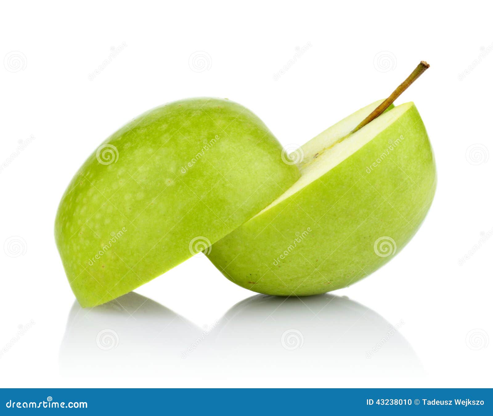 Studio Shot of Green Apple Cut in Half Isolated Stock Photo - Image of ...