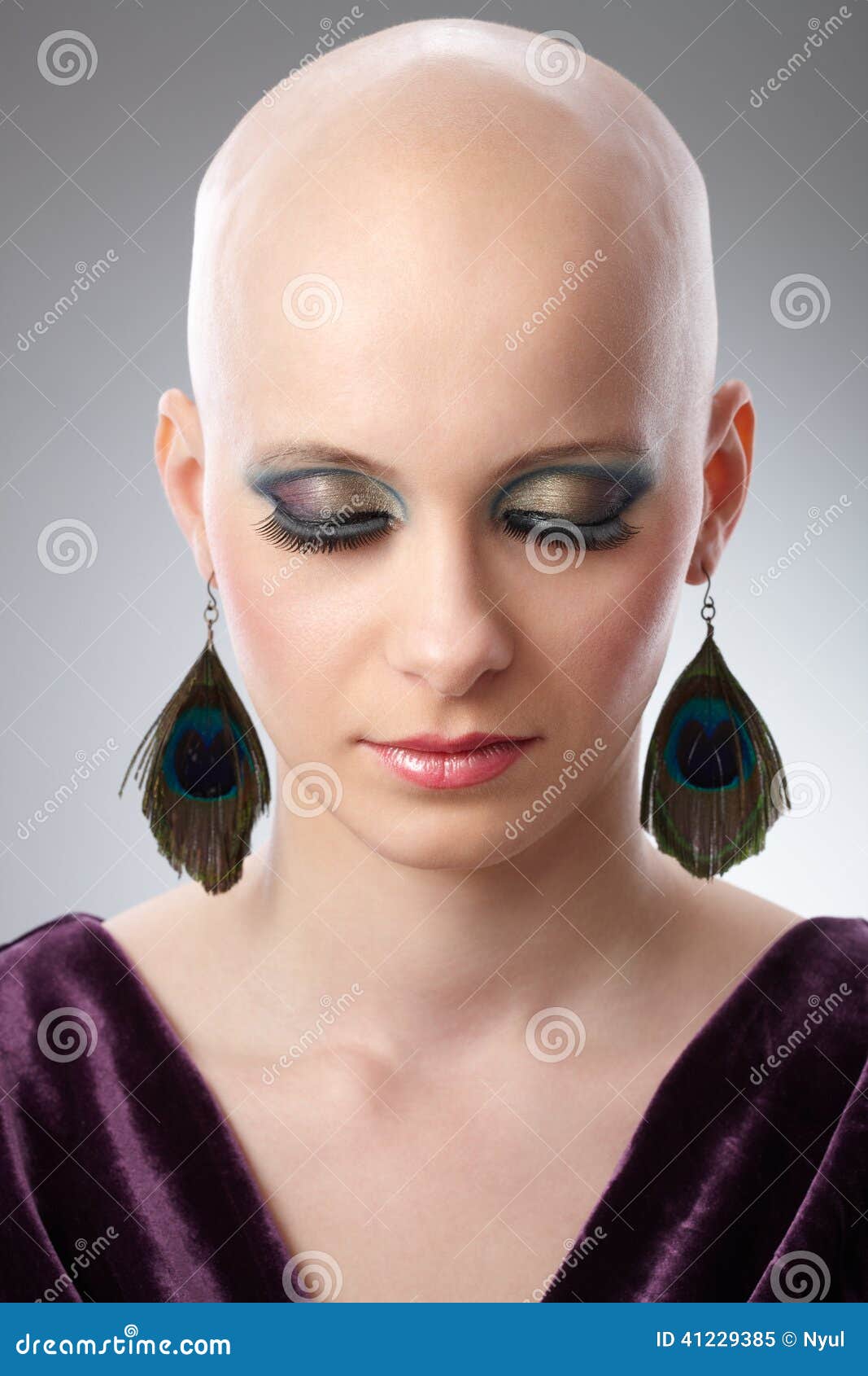 Studioporträt Der Kahlen Frau Stockbild - Bild von gesichtsbehandlung ...