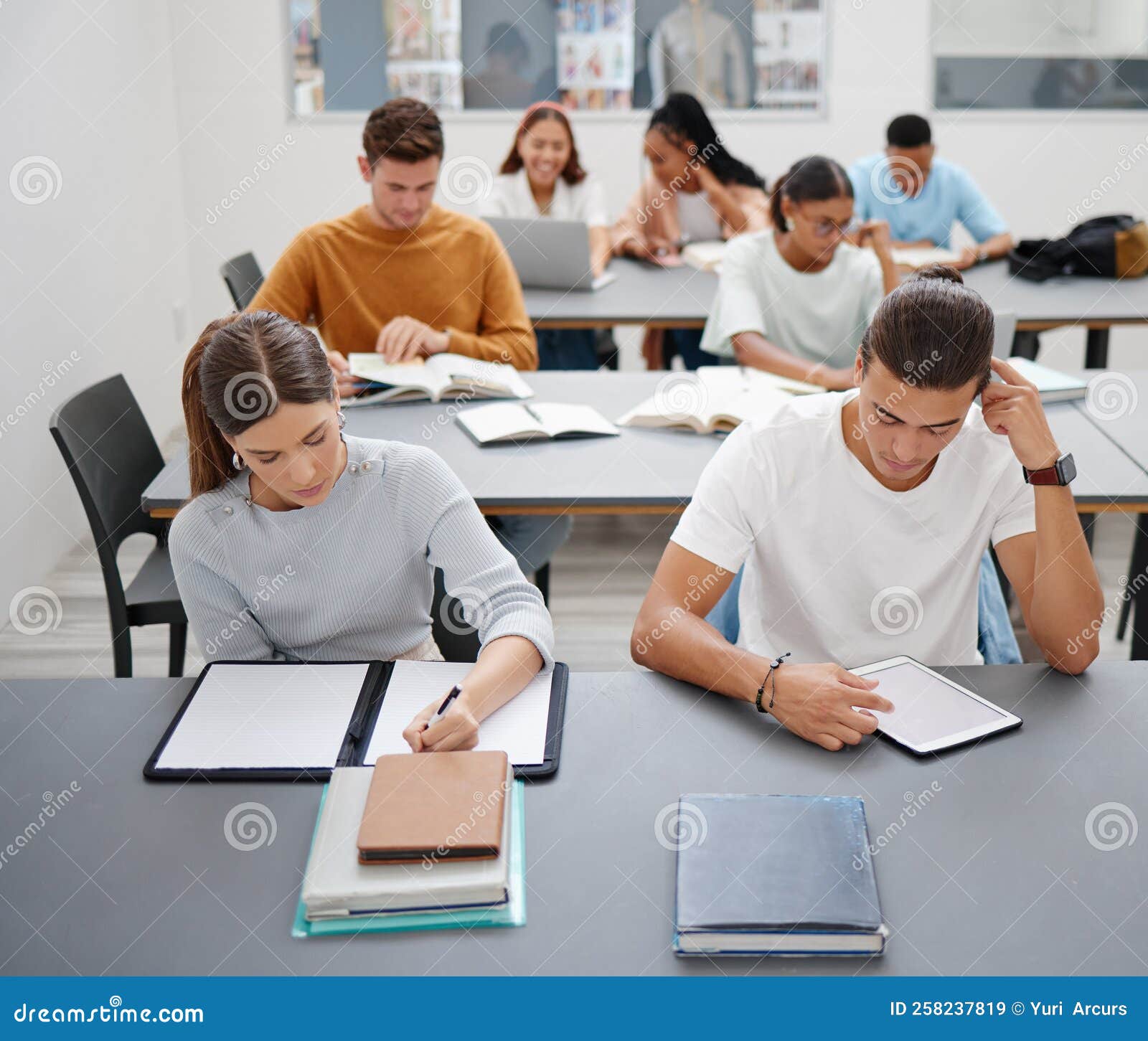 Studying, Learning and Students in University Classroom with Digital ...