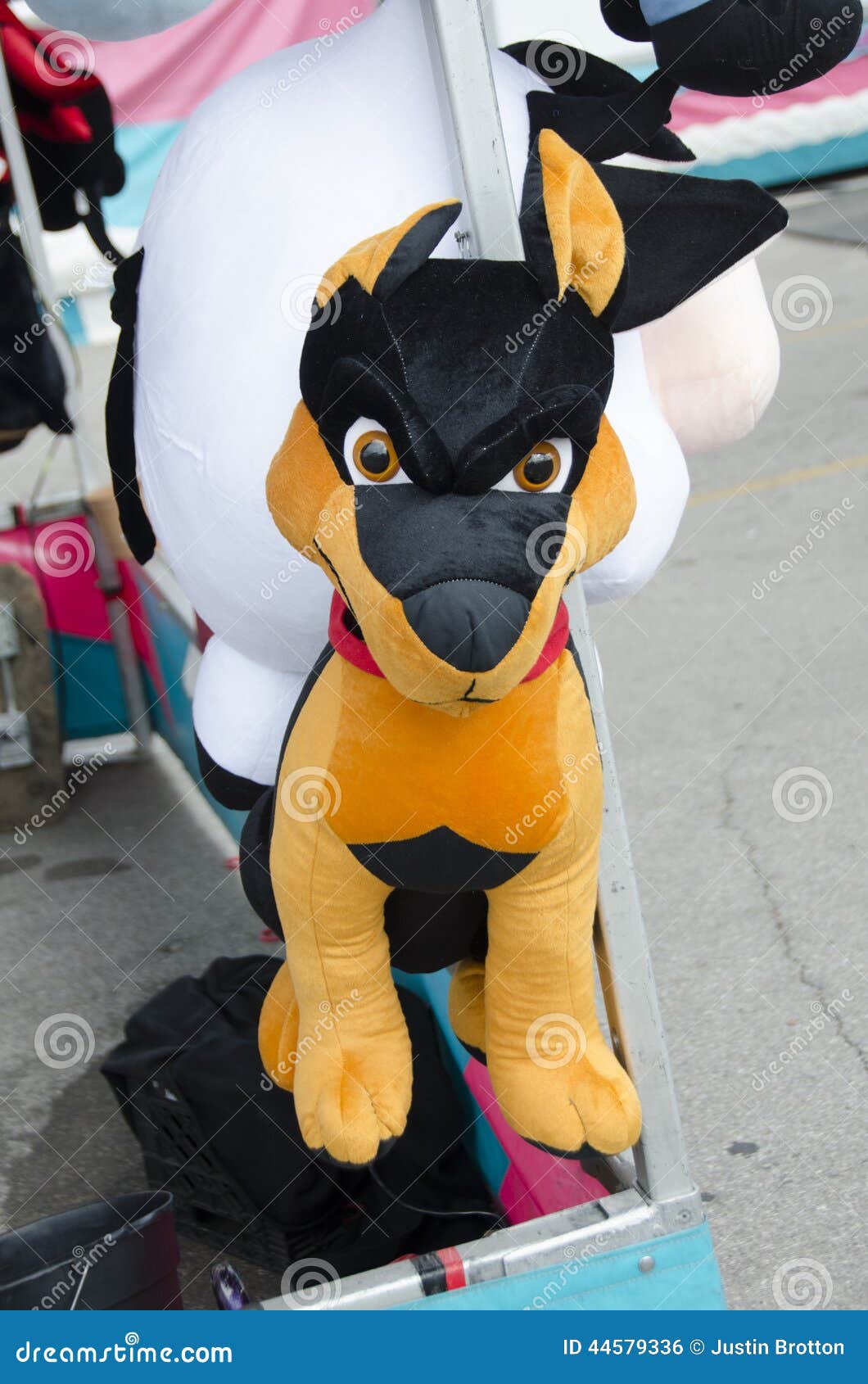 Stuffed Animal Prize at Fair Editorial Photo - Image of sprize, animal ...