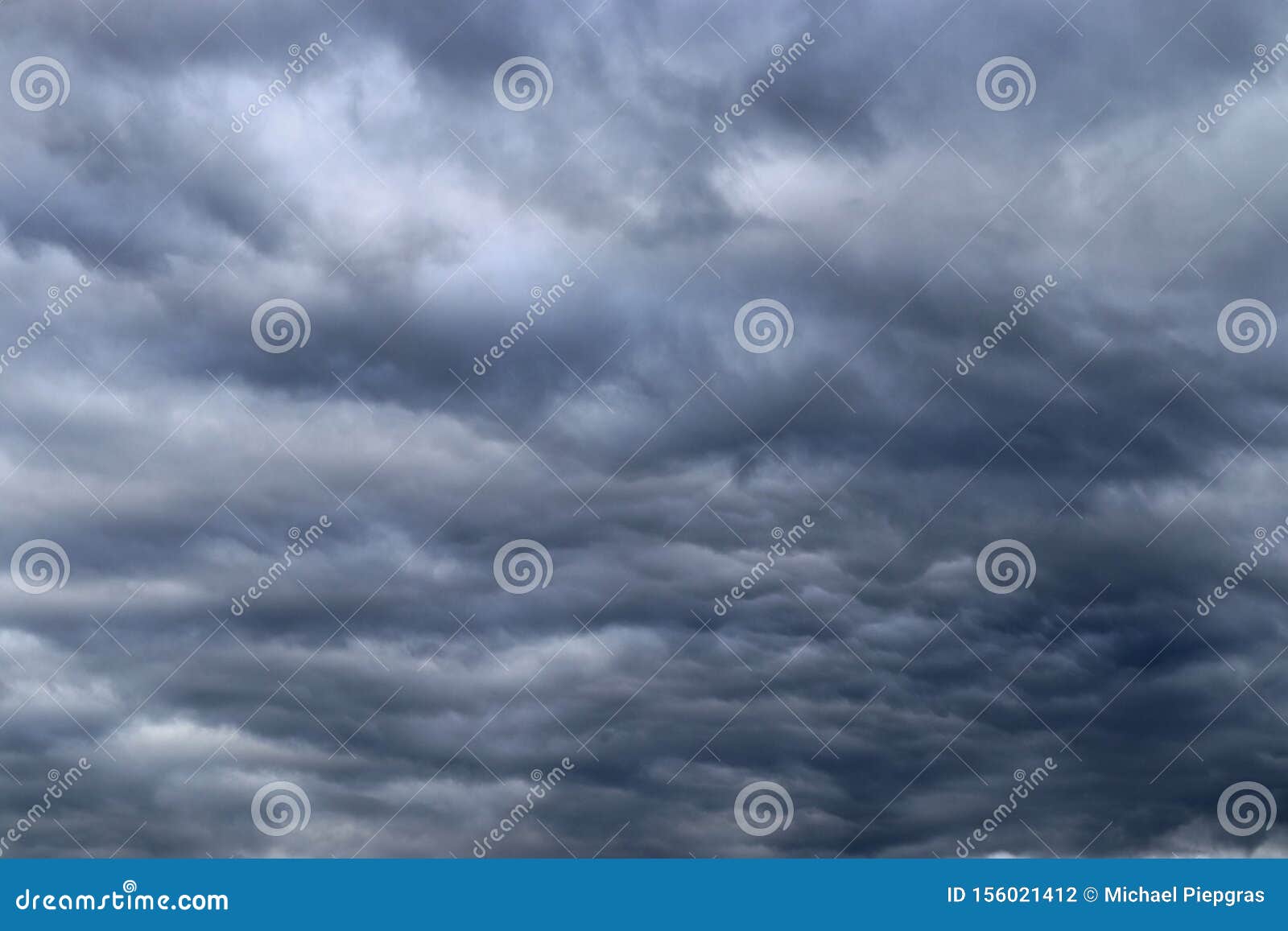 Stunning Dark and Dramatic Cloud Formations in the Sky before a ...