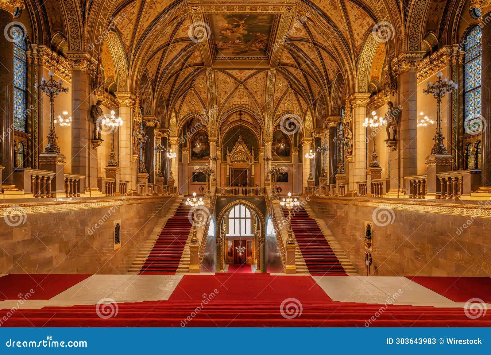 Stunning Interior of the Parliament Building in Budapest, Hungary ...