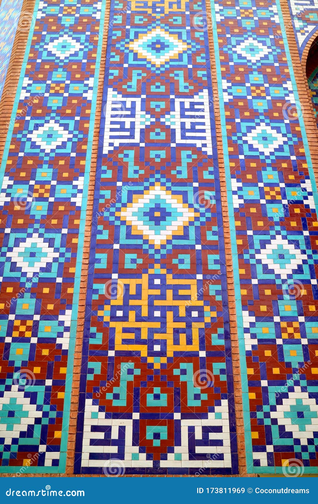 Stunning Pattern on the Facade of the Blue Mosque in Yerevan, Armenia ...