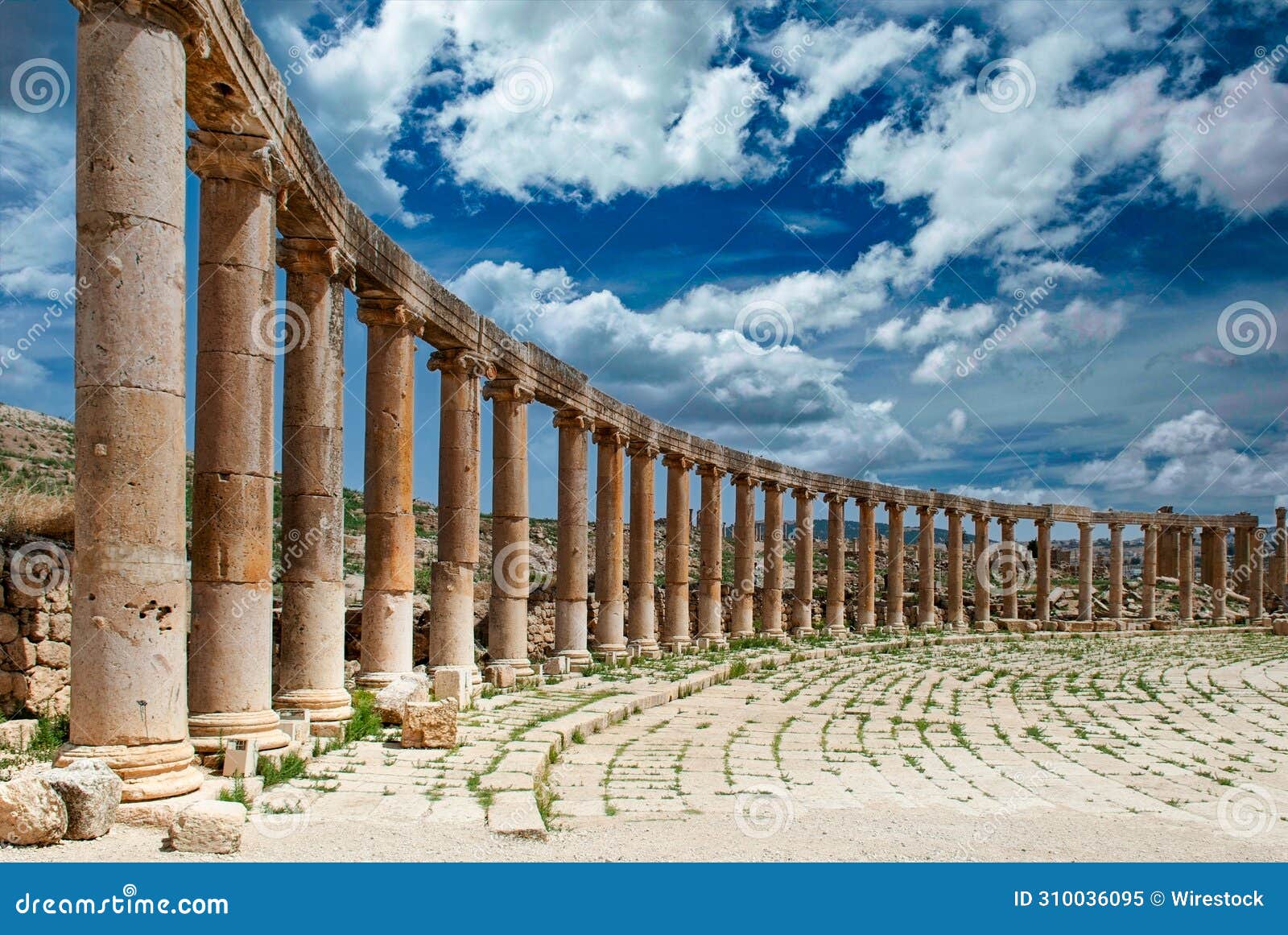 Stunning Roman Colonnade at Jerash in Jordan. Stock Image - Image of ...