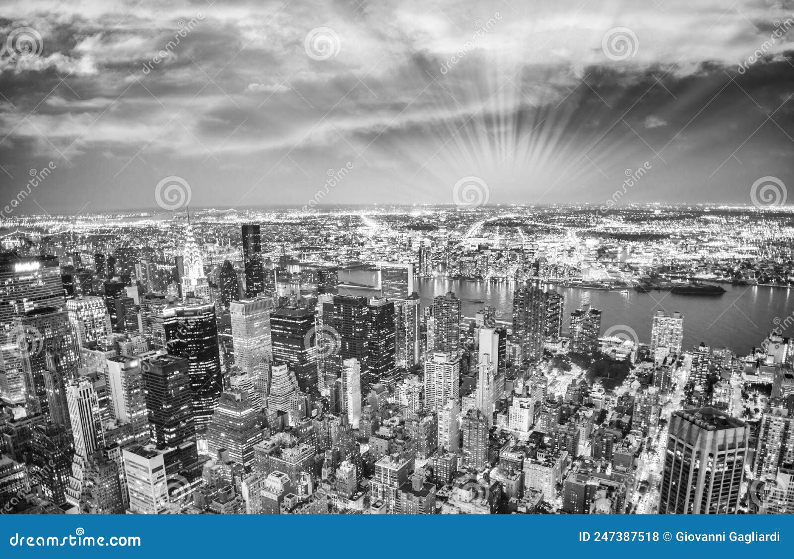 Stunning Sunset Colors Over New York Skyline Stock Photo - Image of ...