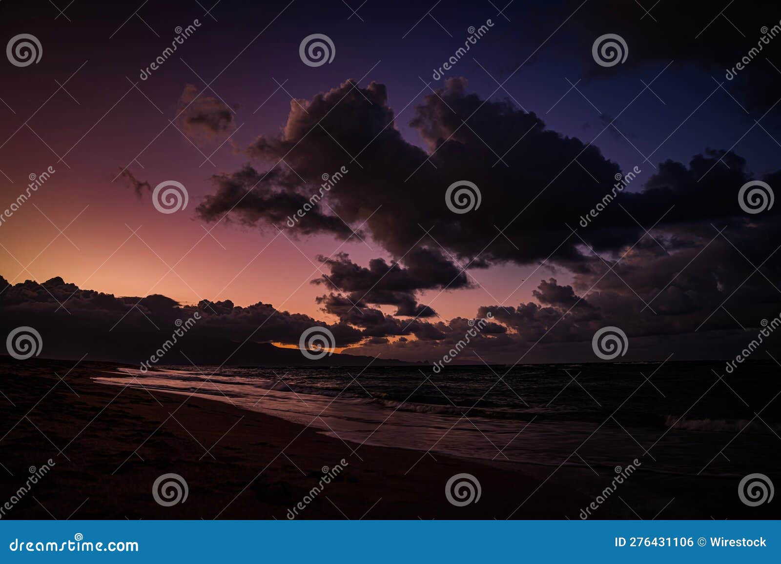 Stunning View of the Sky at Sunset, with a Dramatic Backdrop Stock ...