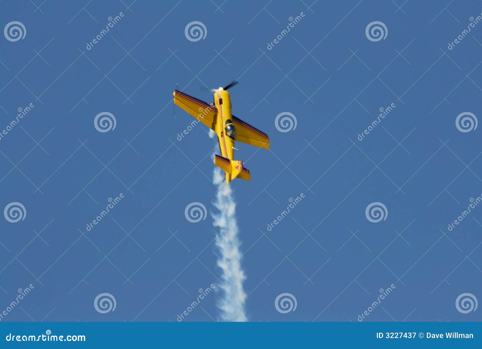 Stunt plane stock image. Image of airshow, stunt, flying - 3227437