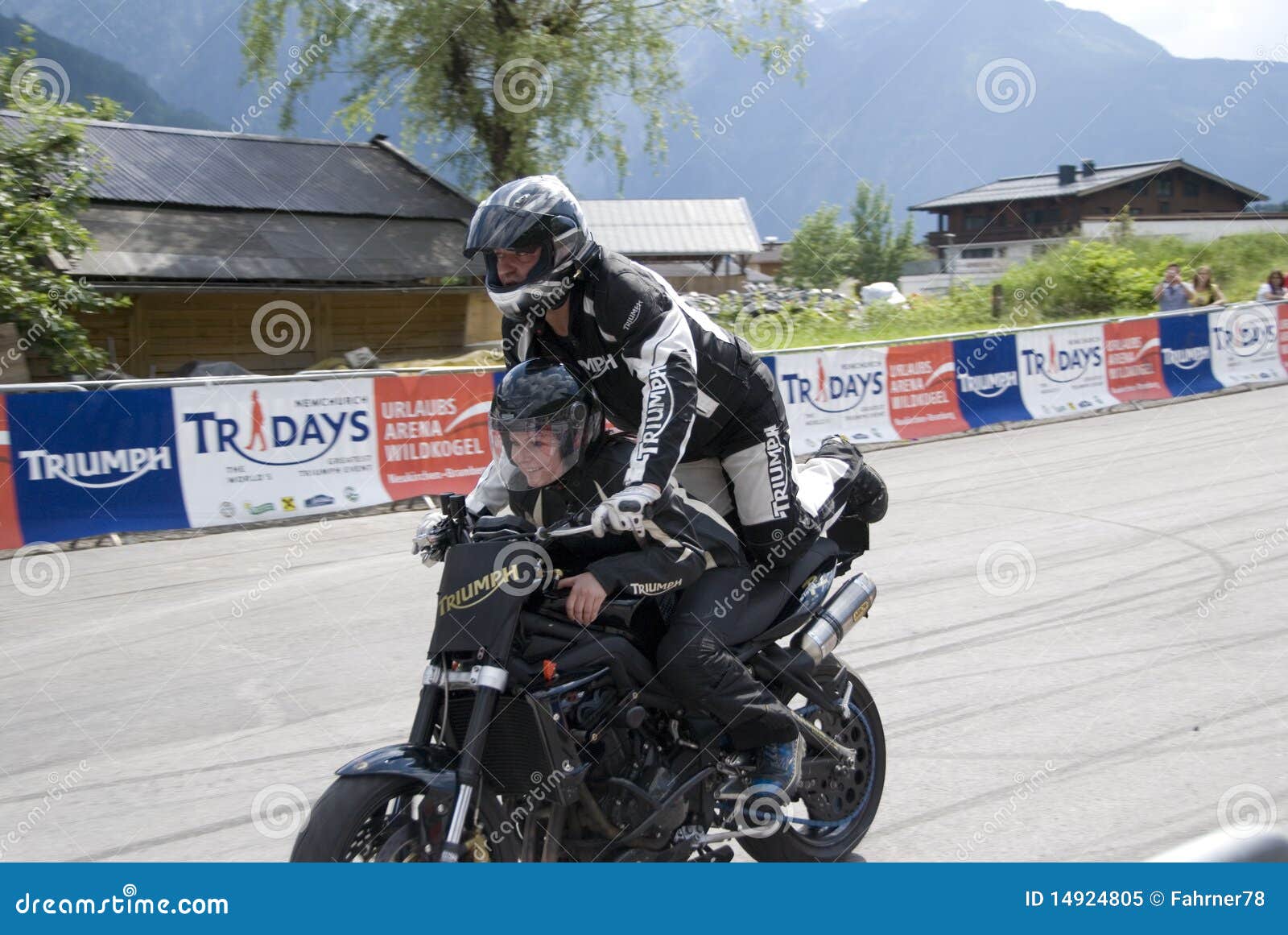 Stunt-show editorial image. Image of motorcycles, stuntmen - 14924805