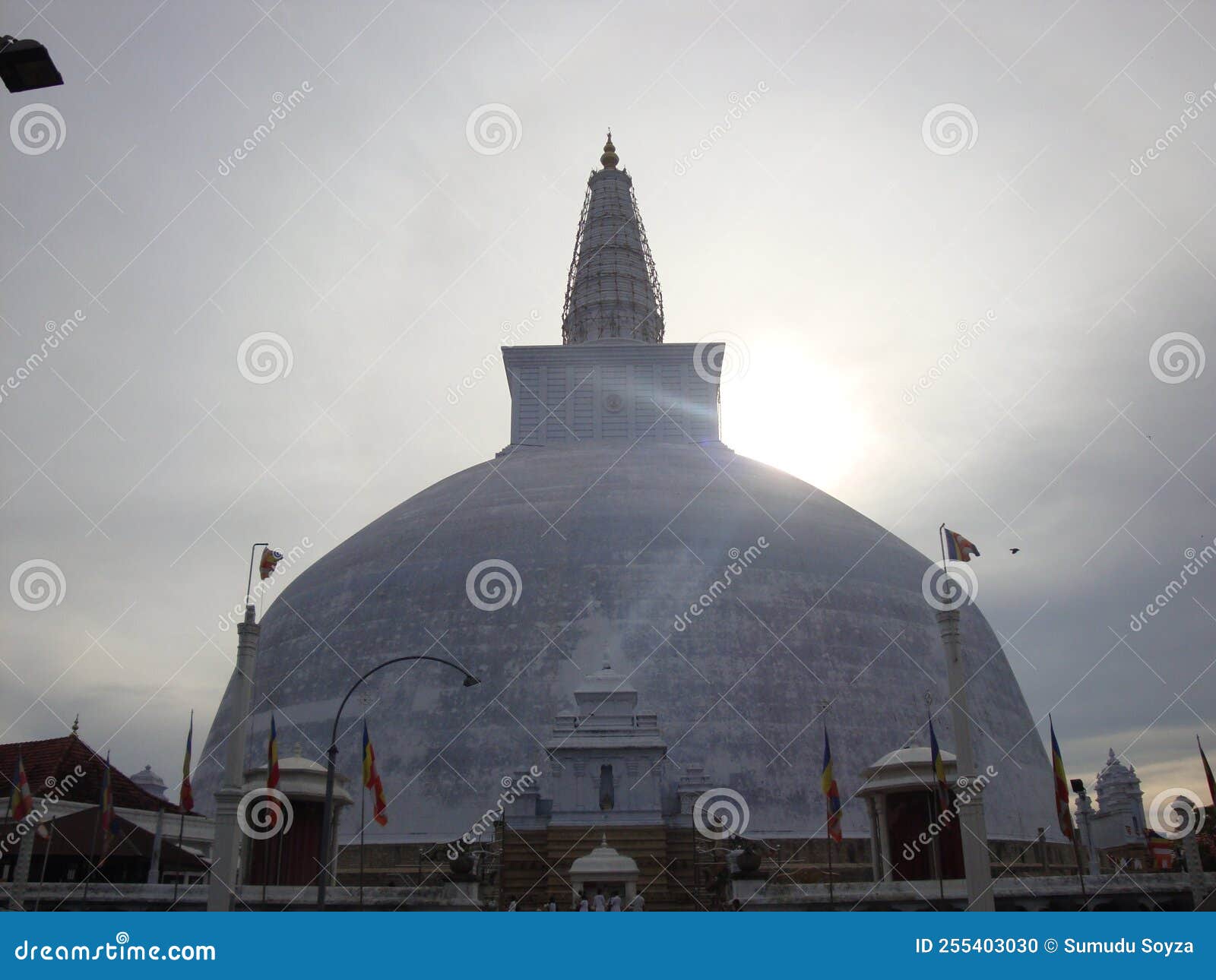 Ruwanwali Maha Stupa in Anuradhpura, Sri Lanka Stock Photo - Image of ...