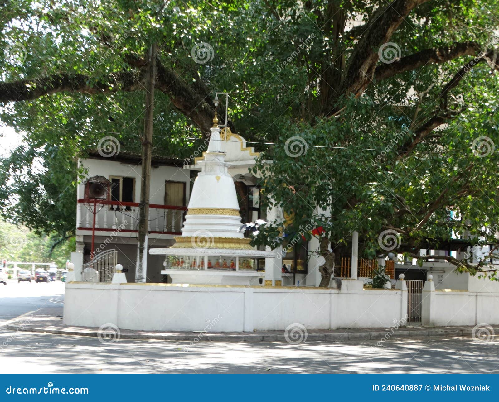 Stupas and Buddhas of Sri Lanka Stock Image - Image of yellow, buddhism ...