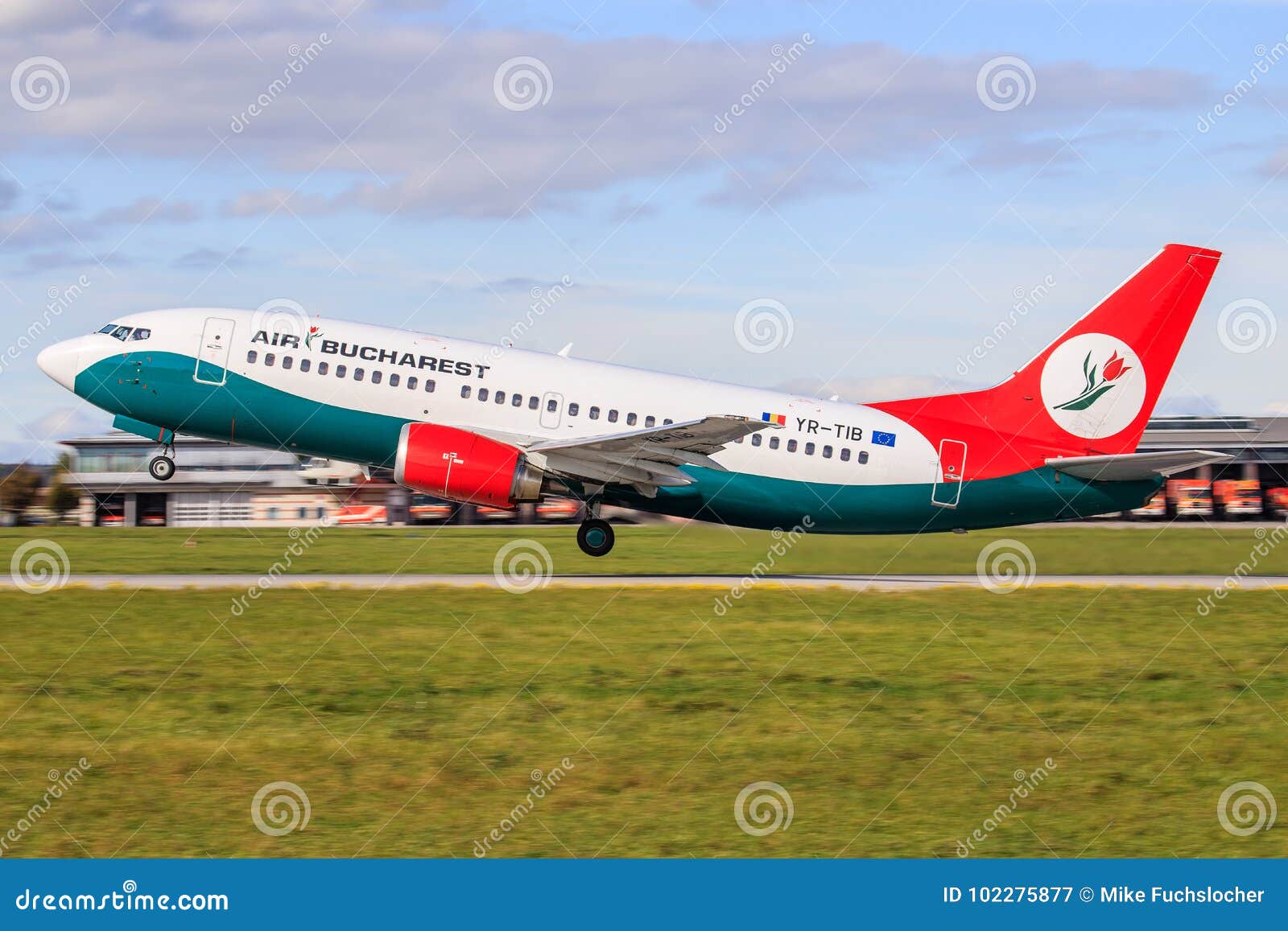 Bucharest Boeing 737 editorial photography. Image of passenger - 102275877