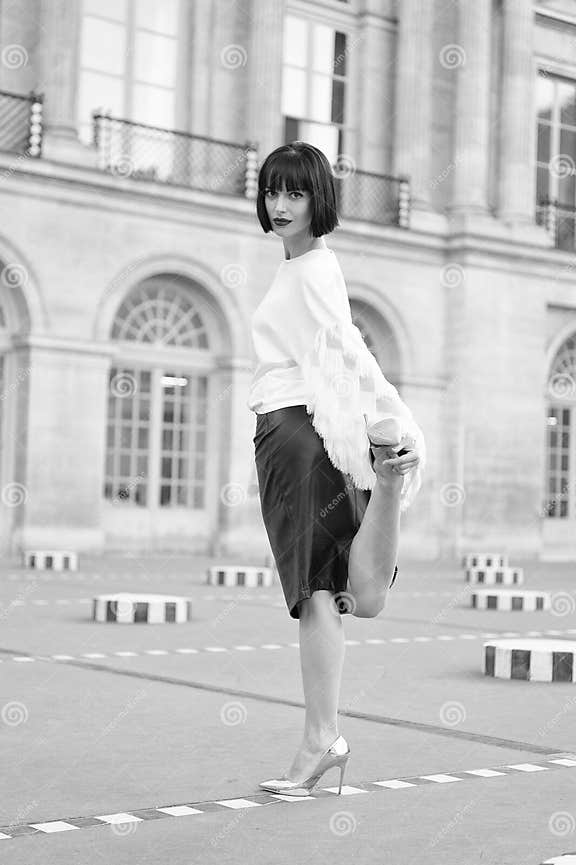 Stylish Brunette Girl Posing Outside Stylish Brunette Girl In The Street Stylish Brunette Girl