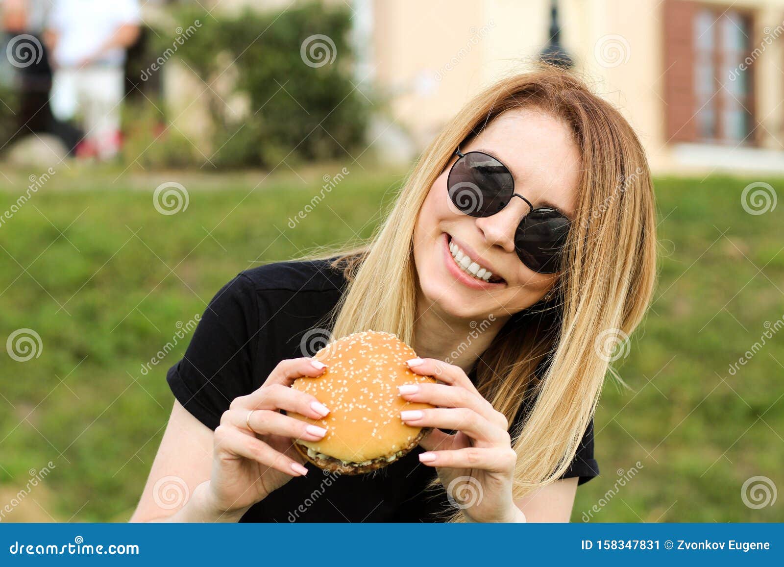 Portrait of a Young Girl in Sunglasses, Stylish Street Atmosphere ... Portrait of a Young Girl in Sunglasses, Stylish Street Atmosphere ...