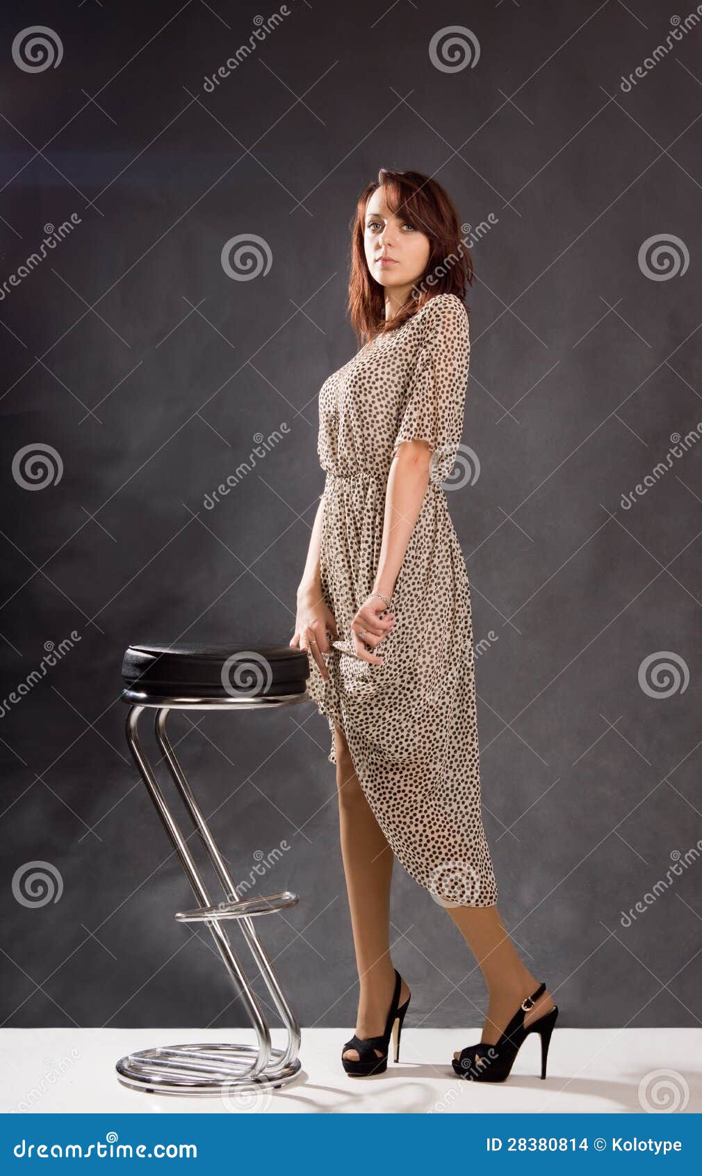Stylish Woman Showing a Leg Stock Photo - Image of casual, modern: 28380814