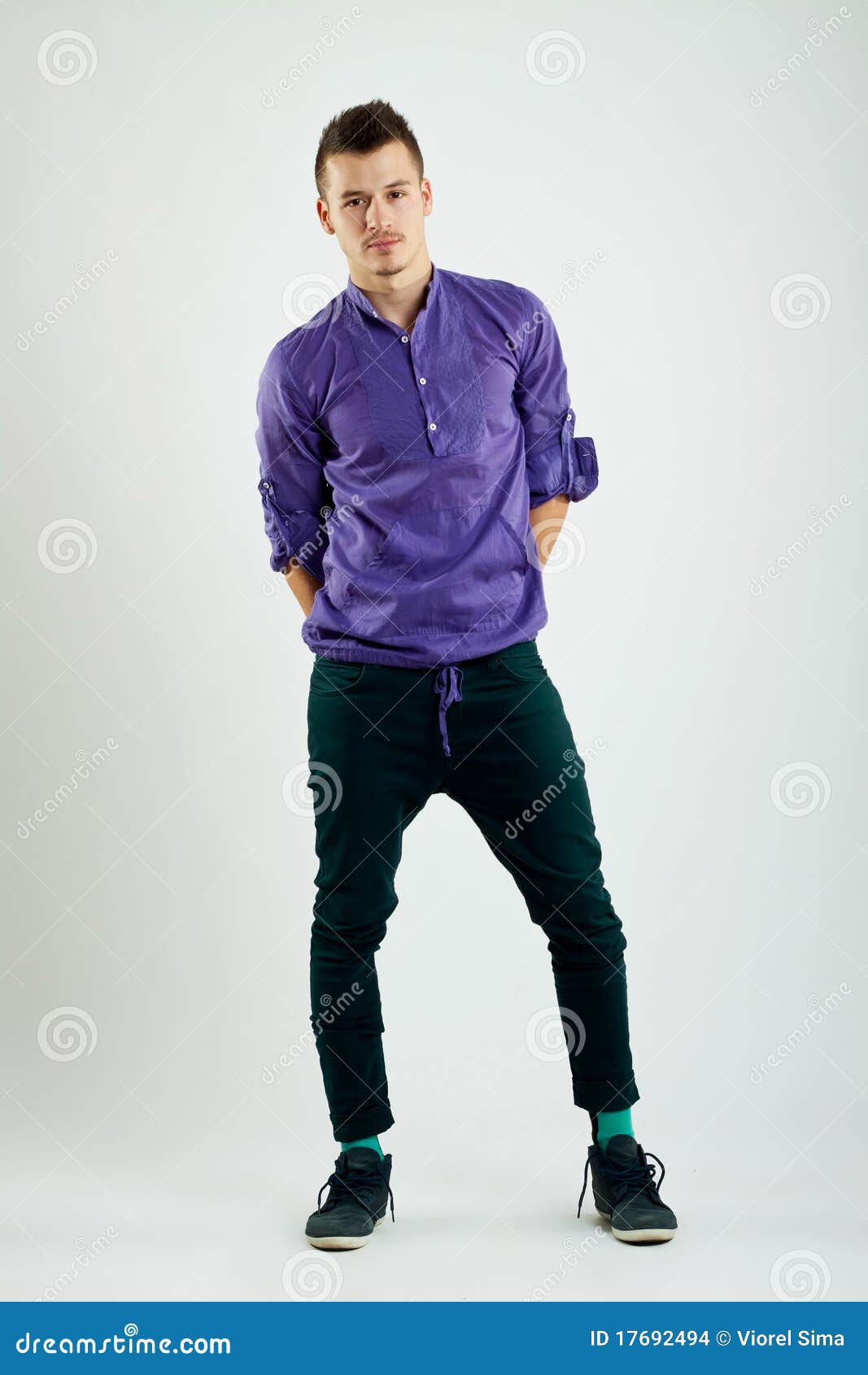 Photos of Model in Image ID 17692494 by Viorel Sima (Feedough)