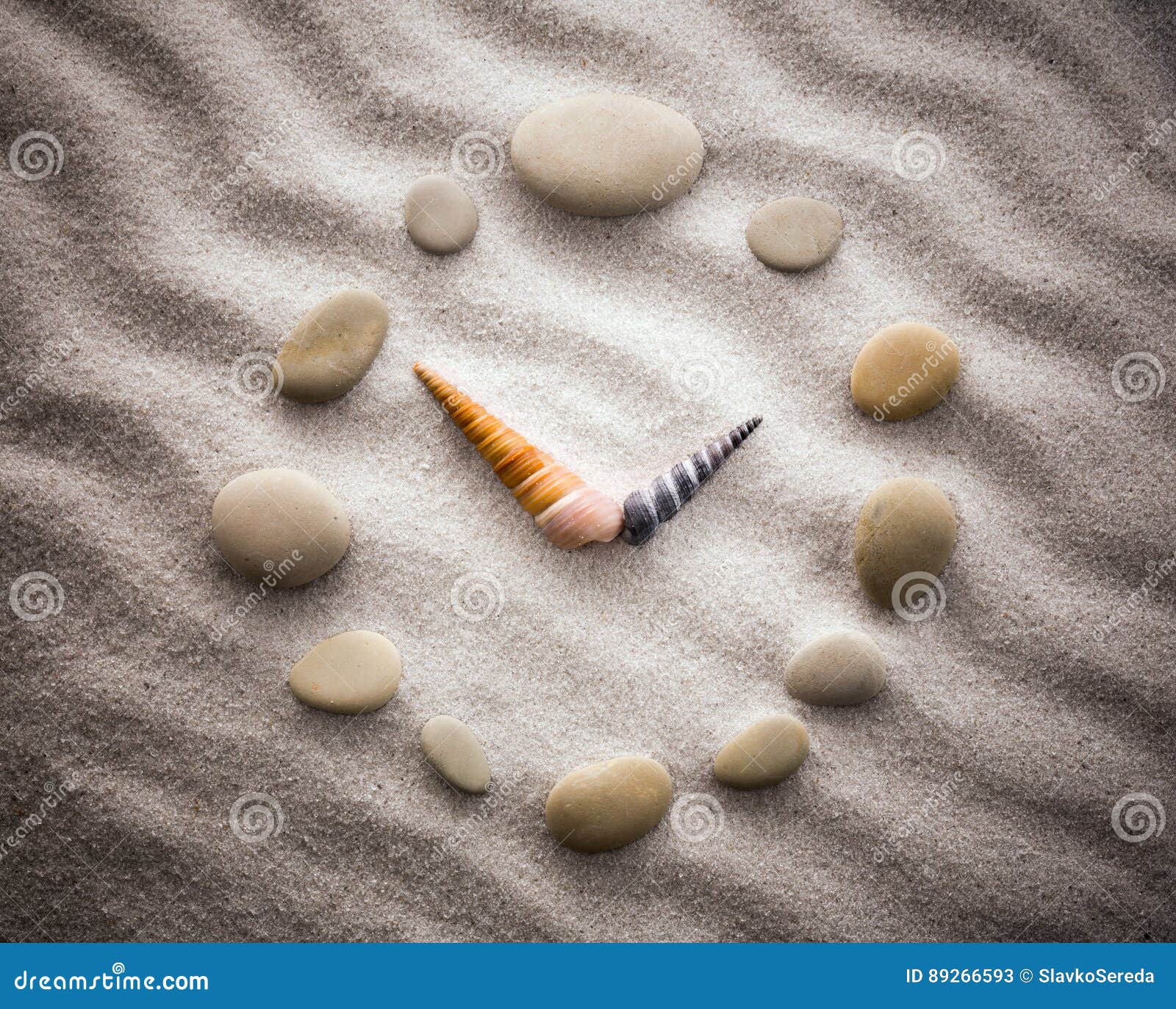 Stylized Dial Clock for Shells on the Sand for Concentration and ...