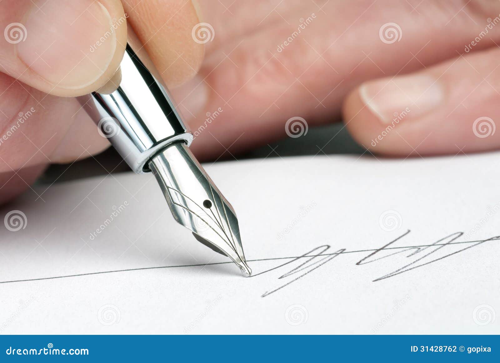 Stylo-plume Avec La Signature Photo stock - Image du concept, signature ...