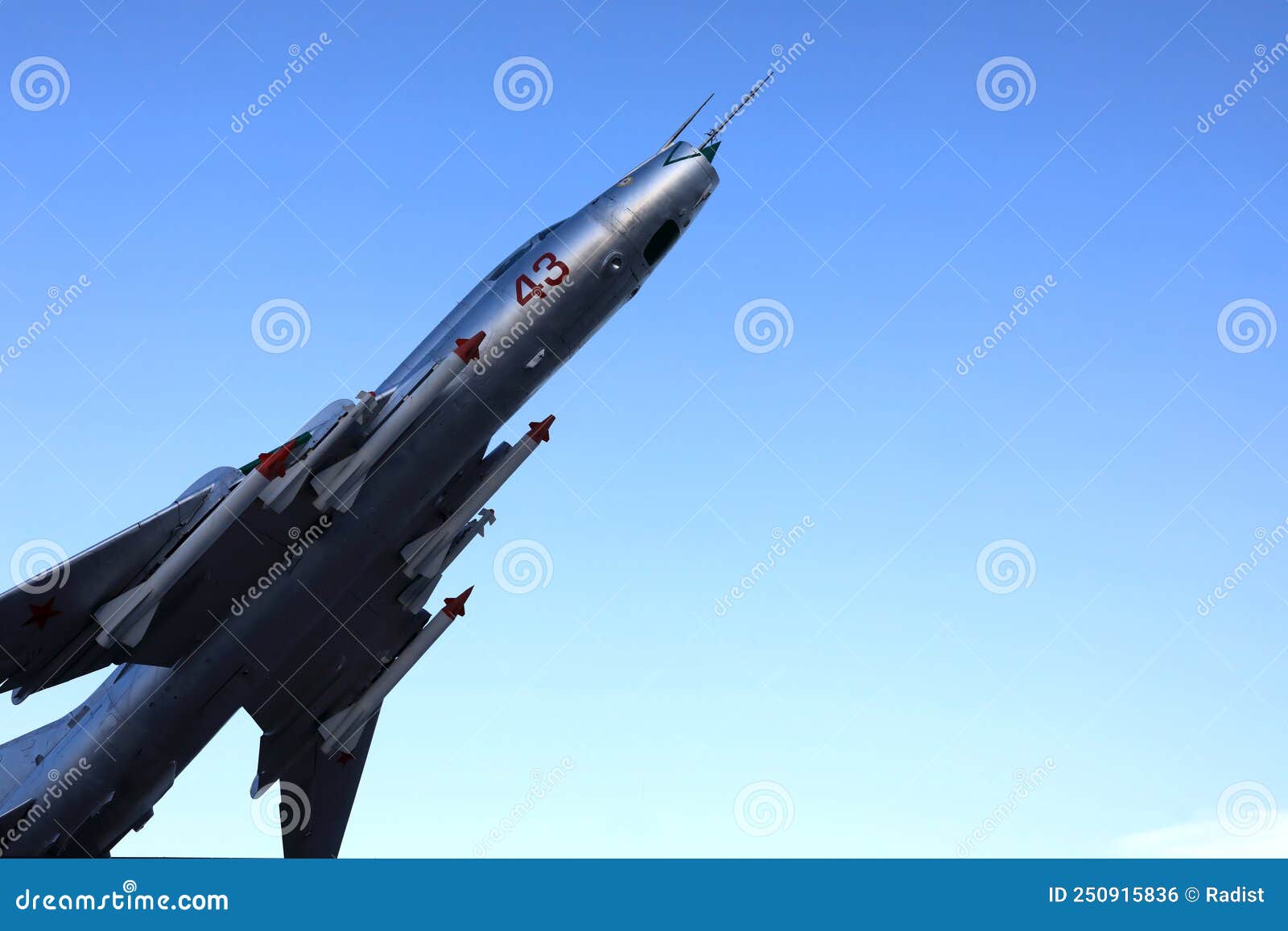 SU-17 Soviet Fighter-bomber Editorial Photo - Image of airplane ...