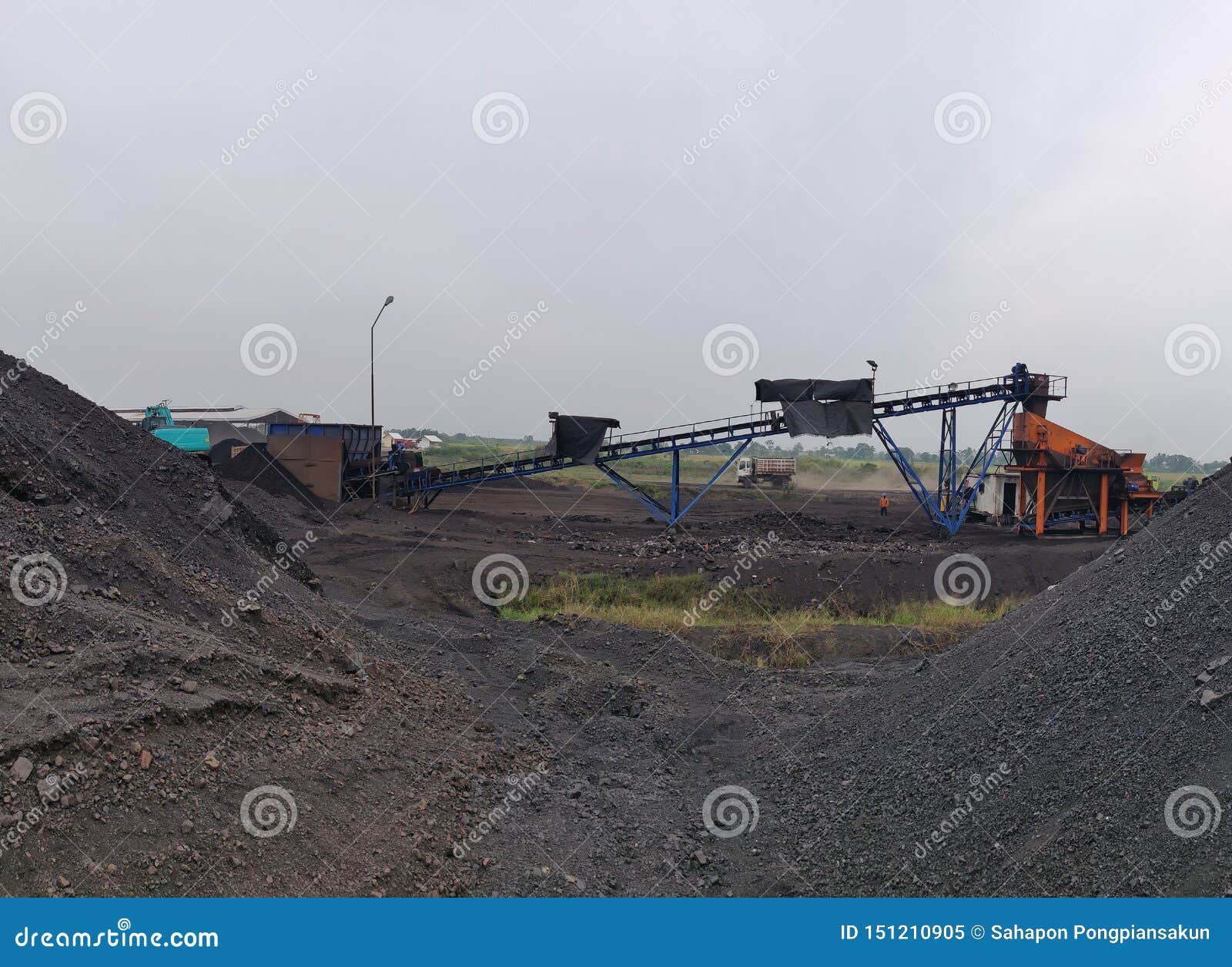 Sub Bituminous - Bituminous Coal Stockpile Stock Image - Image of coal ...