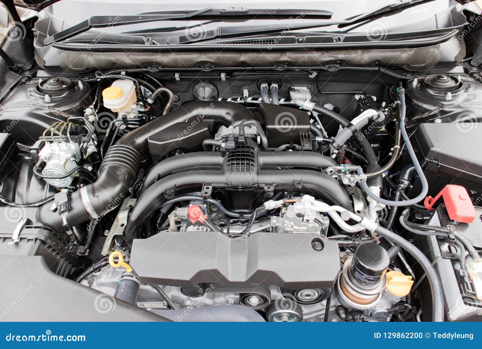 Subaru Outback 2018 Engine editorial image. Image of subaru - 129862200