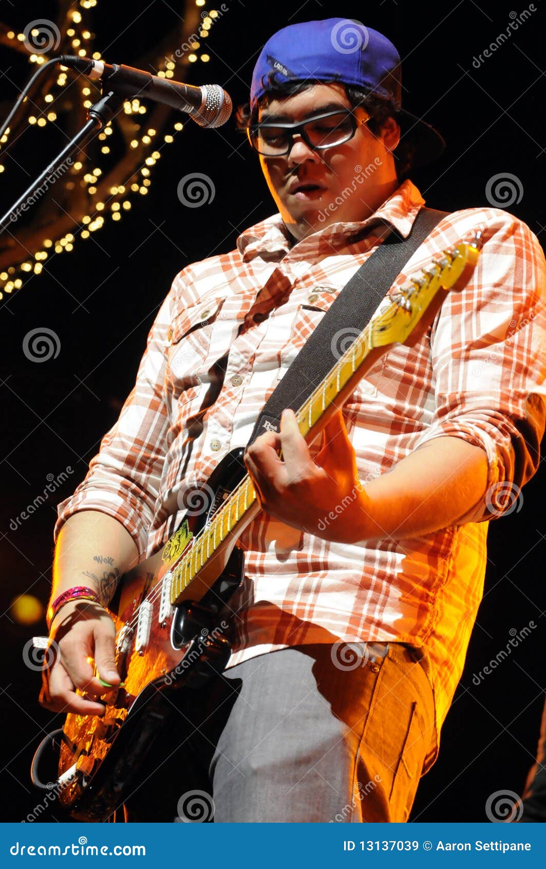 Sublime Mit Rom Ramirez Dem Peforming Phasen. Redaktionelles Stockbild - Bild von nowell ...