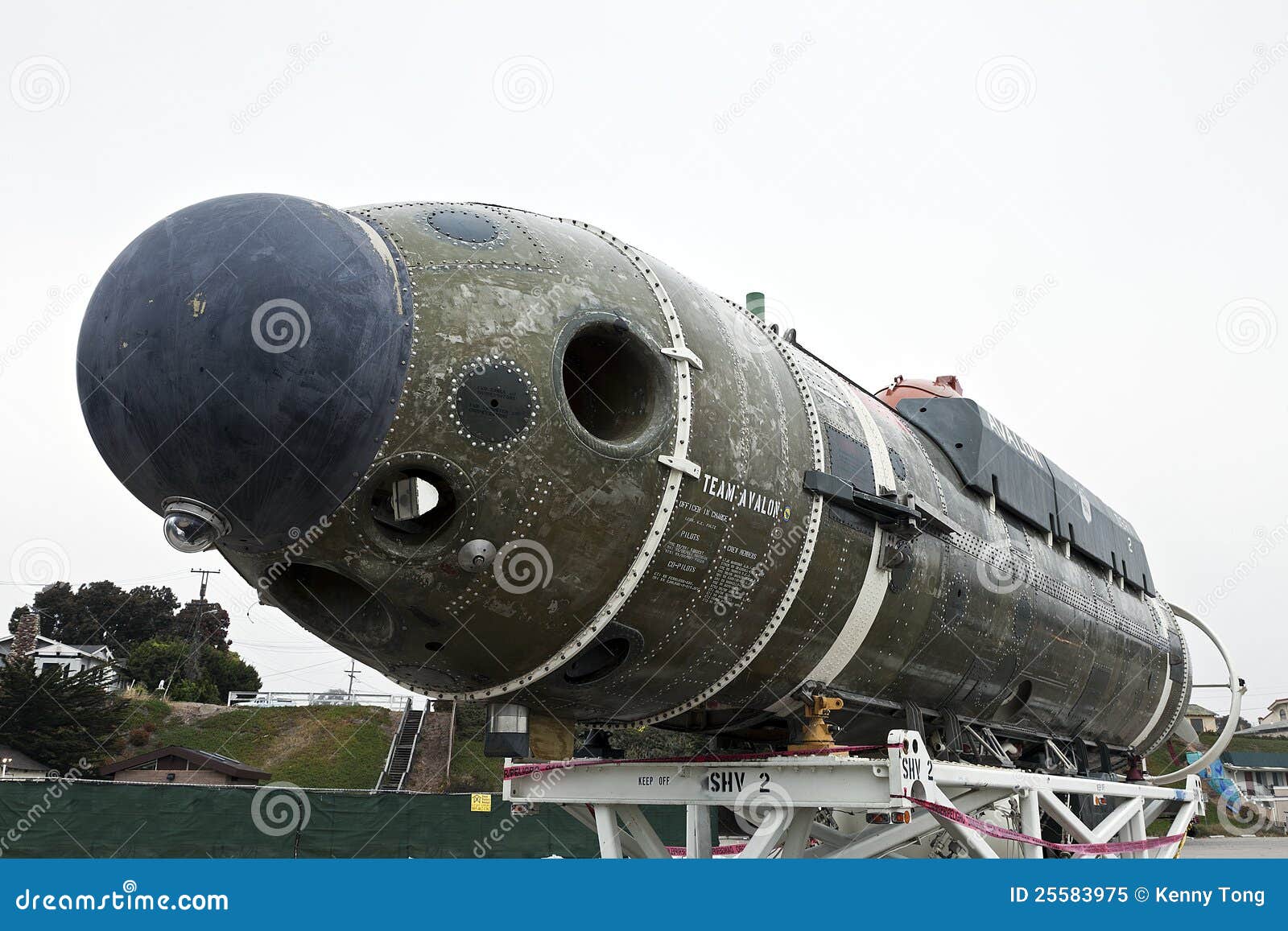 Submarine-AVALON DSRV 2 editorial image. Image of harbor - 25583975
