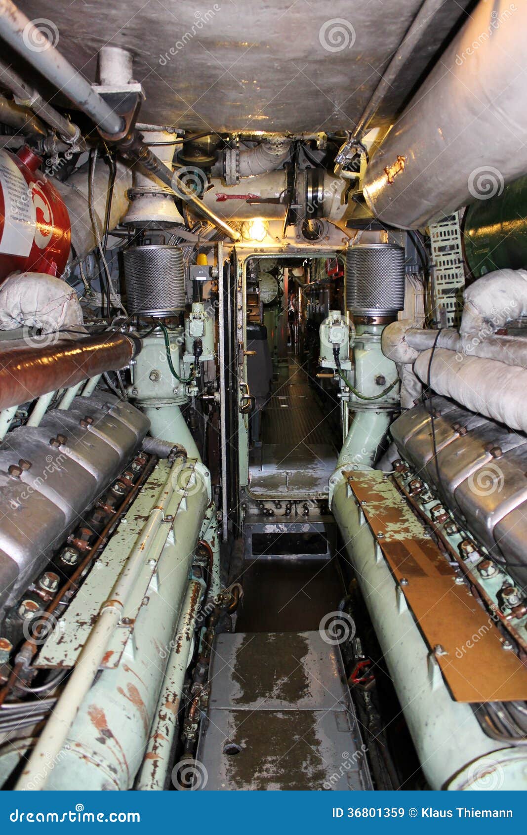 Submarino interior U 11. imagen de archivo. Imagen de turismo - 36801359