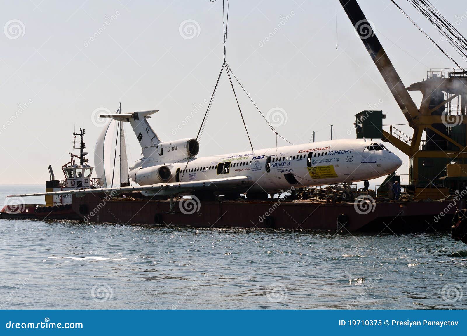 Submerging operation editorial stock photo. Image of slow - 19710373