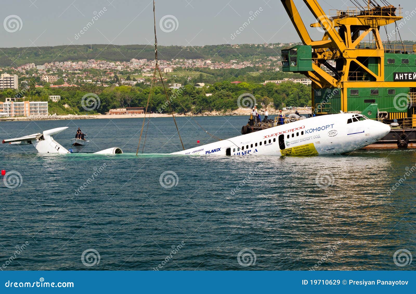 Submerging operation editorial stock image. Image of hoist - 19710629