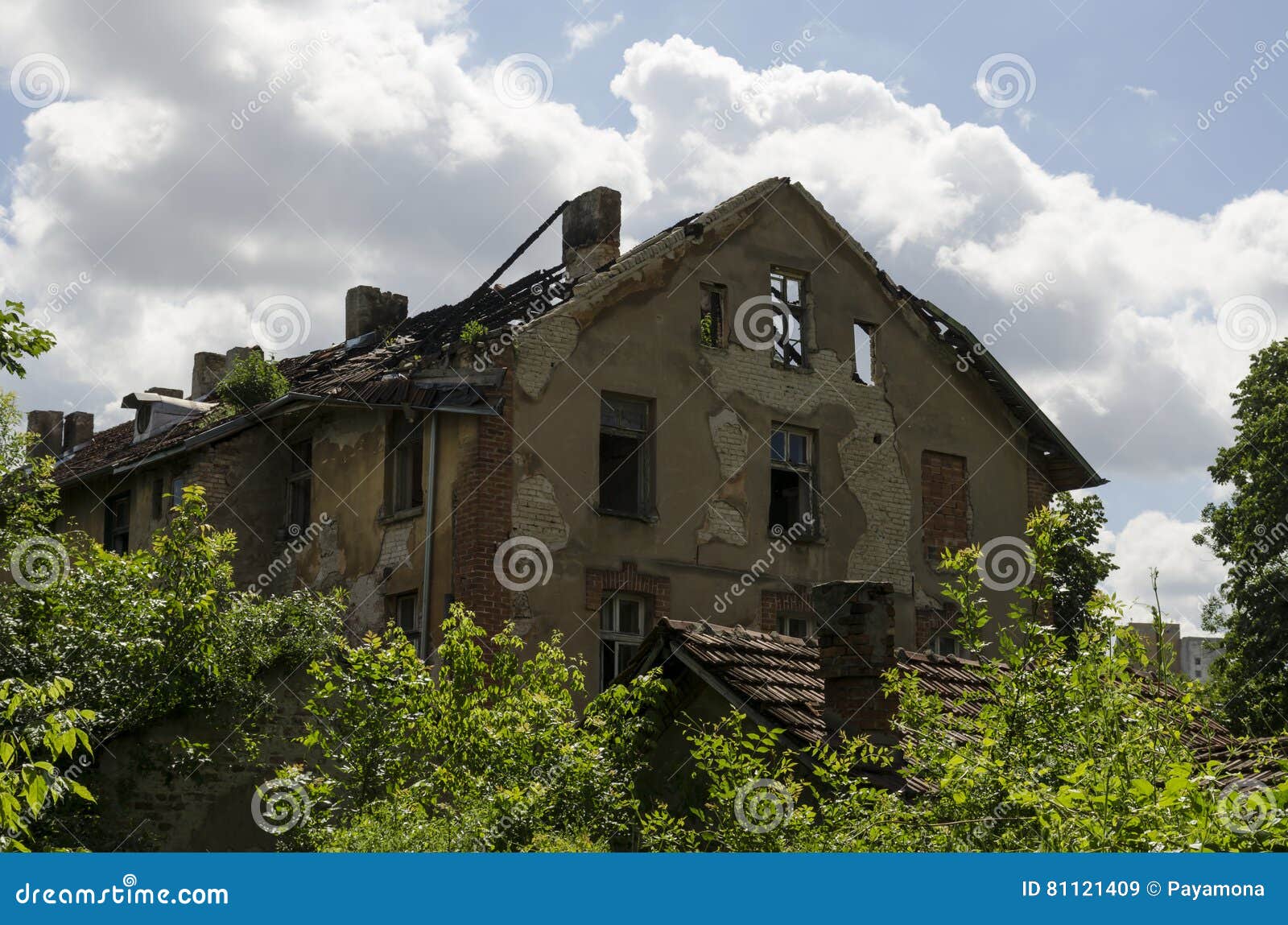 Suburban abandoned house stock image. Image of design - 81121409