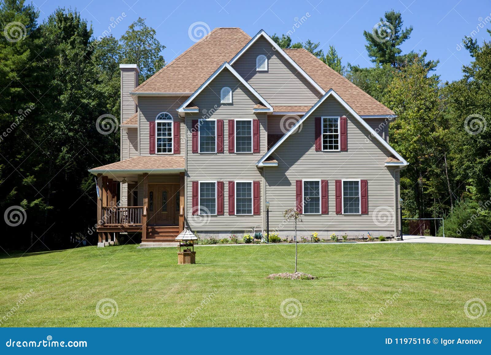 Suburban House stock photo. Image of front, suburbs, view - 11975116