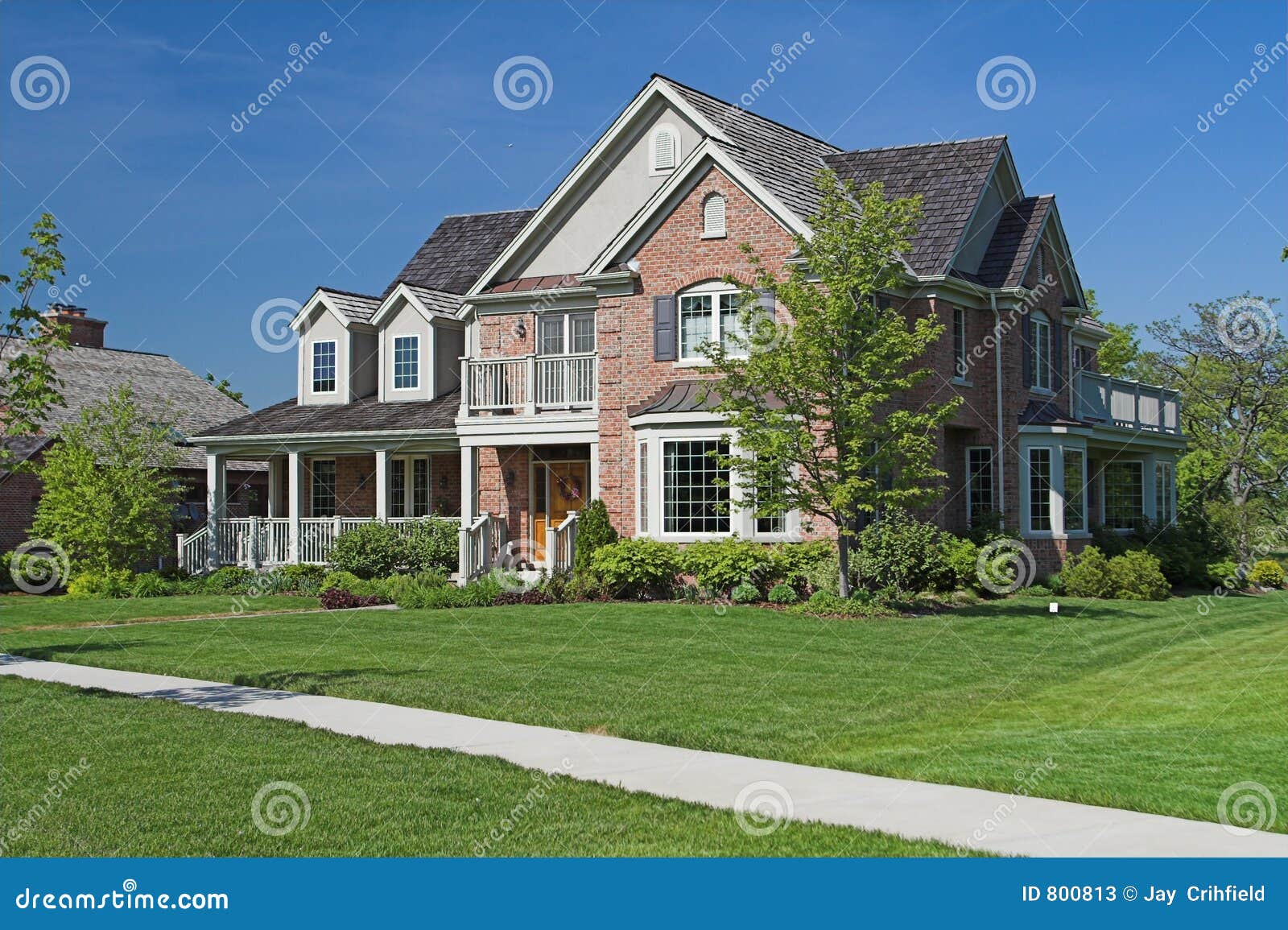 Suburban luxury home stock image. Image of resedential - 800813