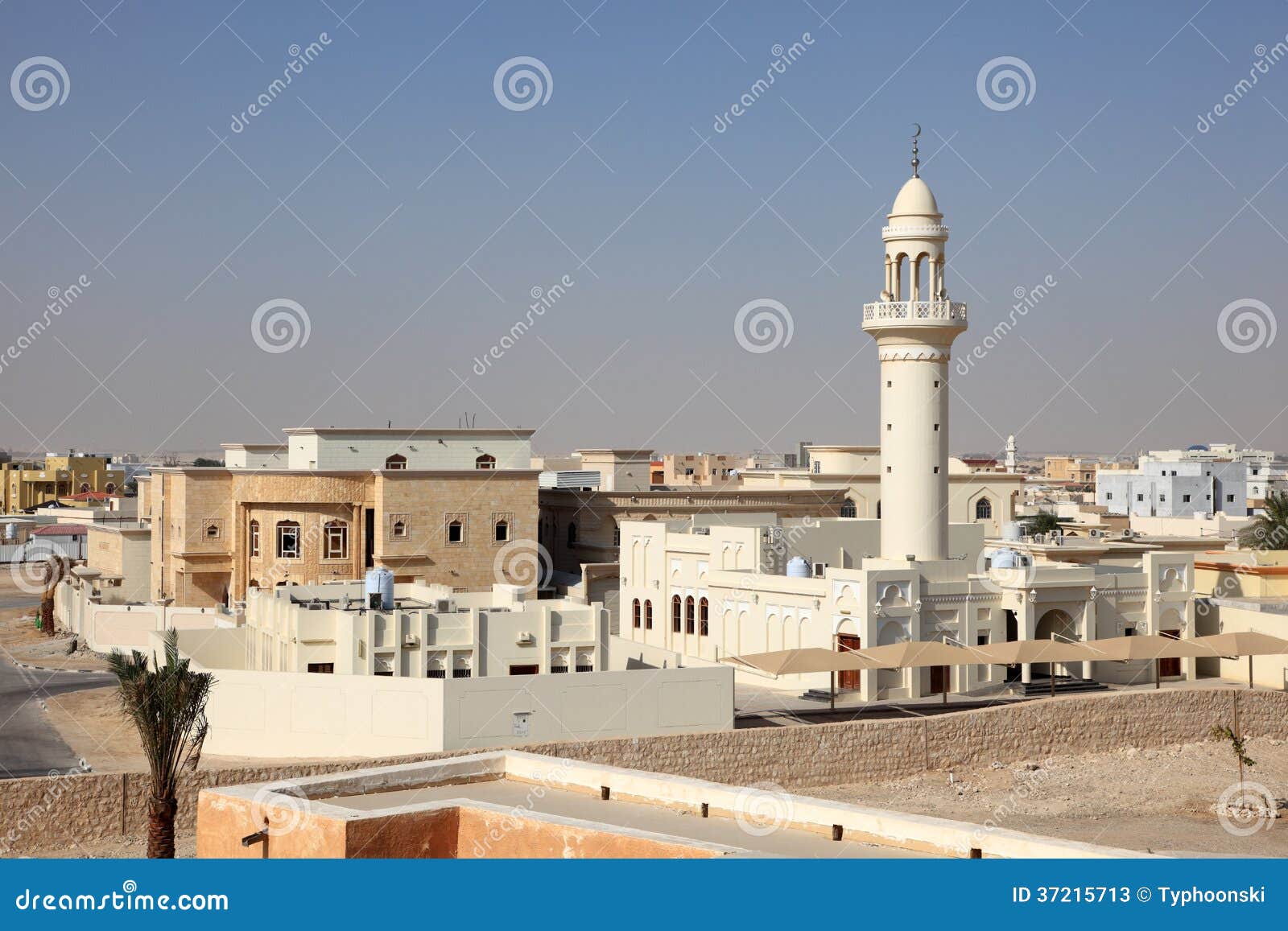 Suburbio en Doha, Qatar imagen de archivo. Imagen de doha - 37215713