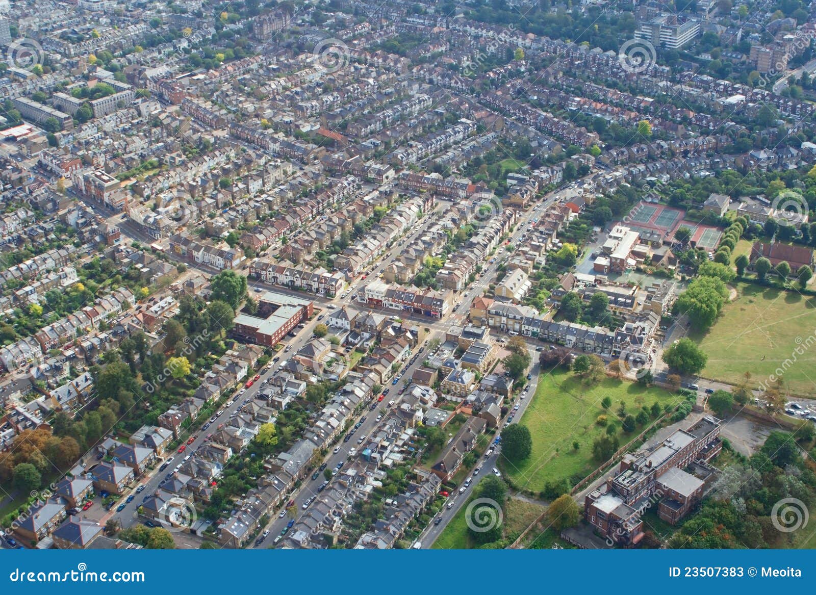 Suburbios de Londres imagen de archivo. Imagen de ciudad - 23507383