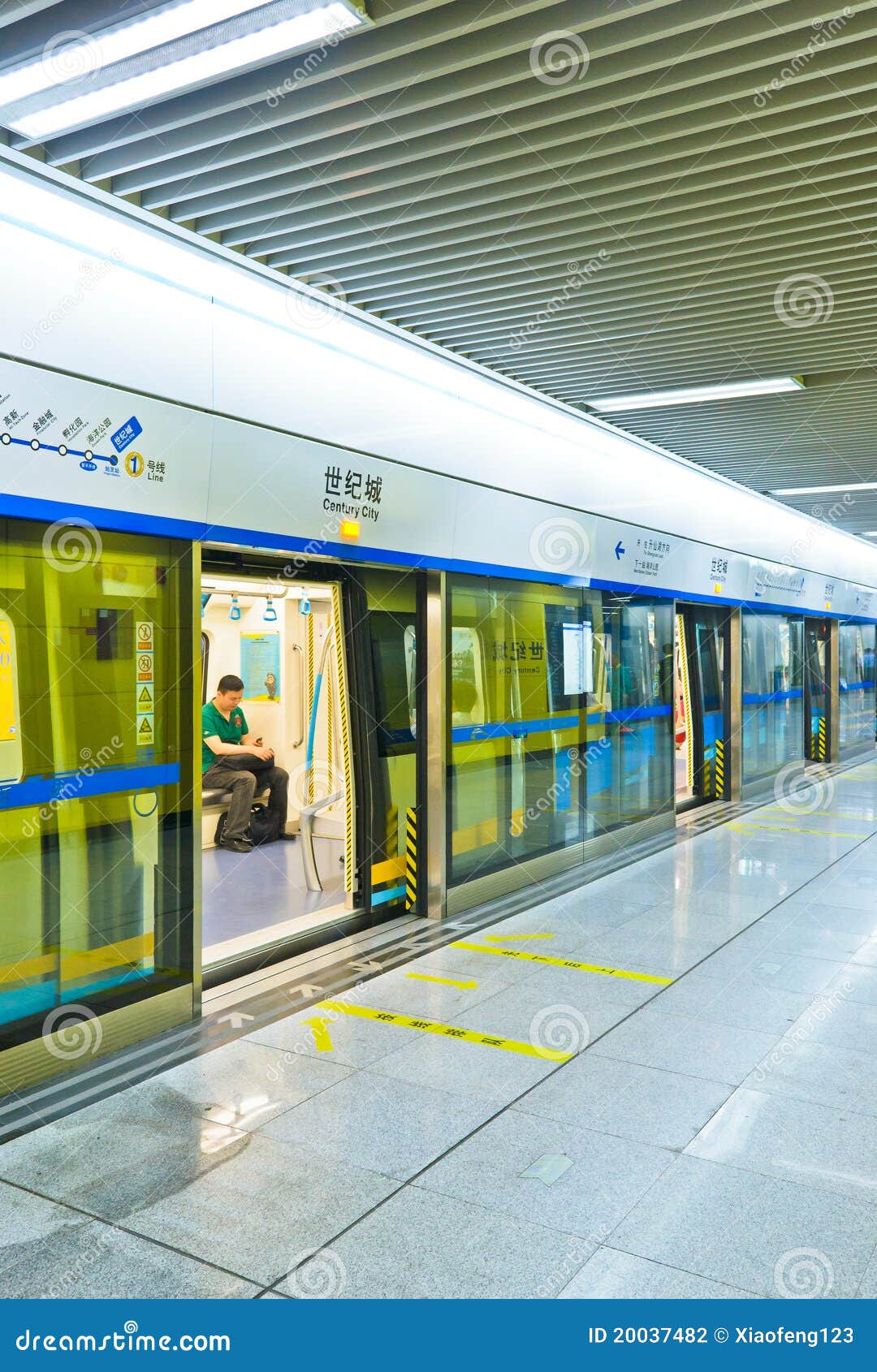 Subway door opened editorial photography. Image of transportation ...