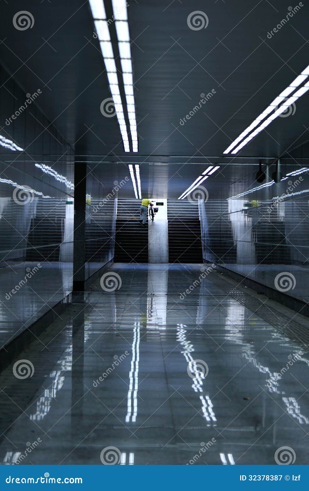 Subway passage stock image. Image of lighting, passageway - 32378387