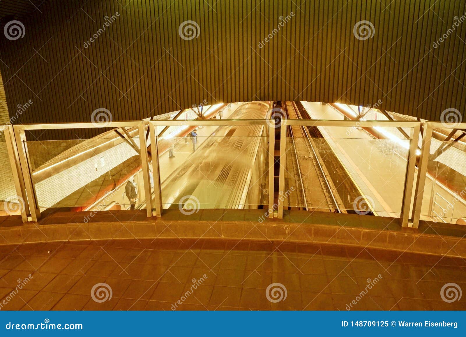Roosevelt Island Subway, New York City -2 Editorial Image - Image of ...