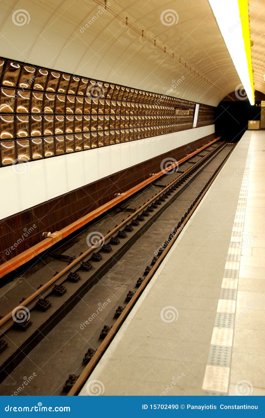Subway station platform stock photo. Image of mass, europe - 15702490