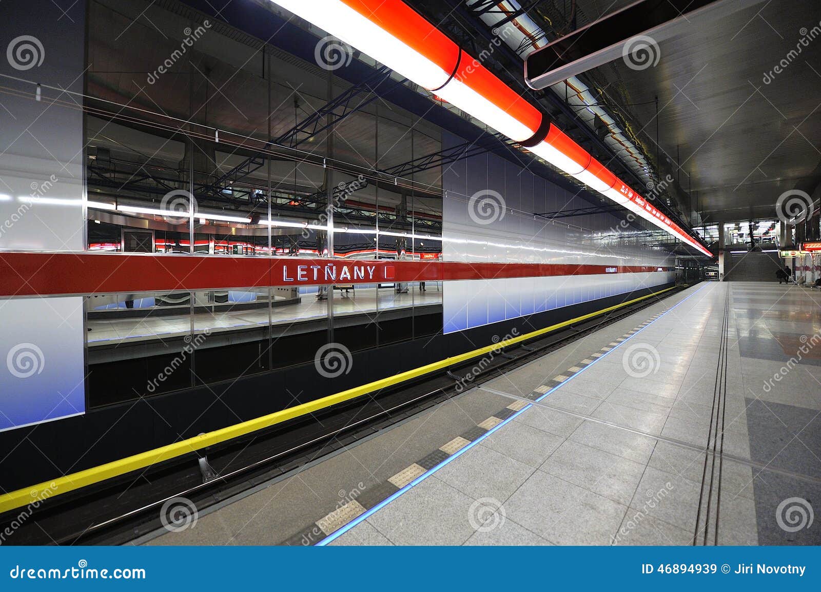 Subway station editorial stock image. Image of city, underground - 46894939
